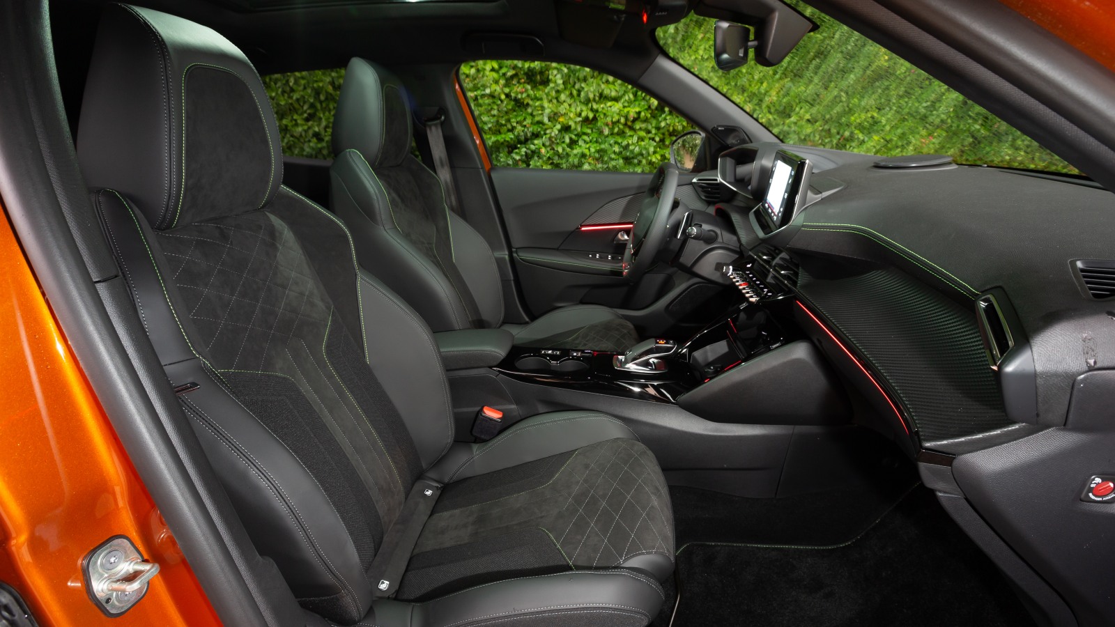 Peugeot 2008 | Interior y maletero | carwow