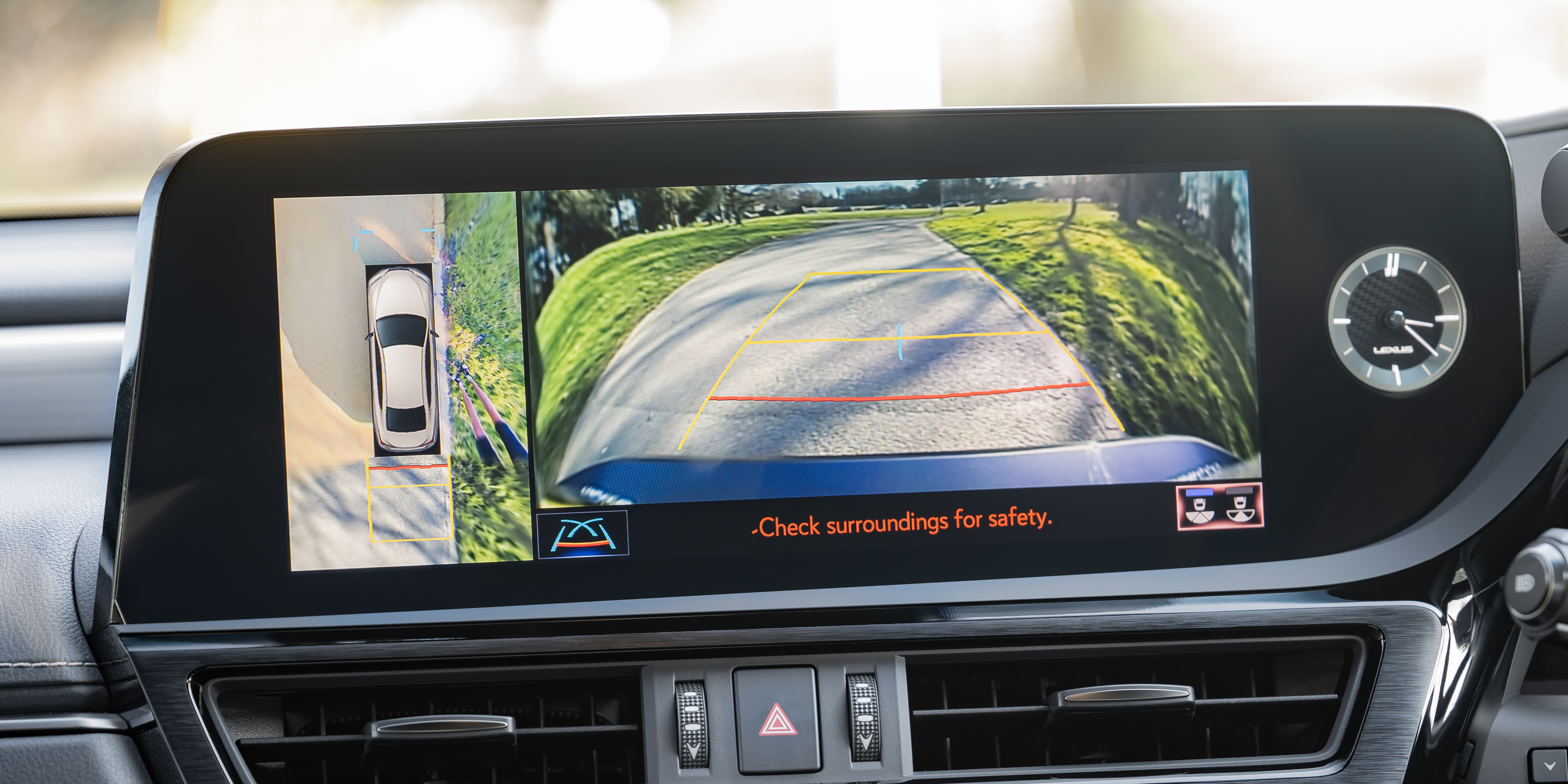 Lexus ES Review 2024 | Performance & Pricing | Carwow