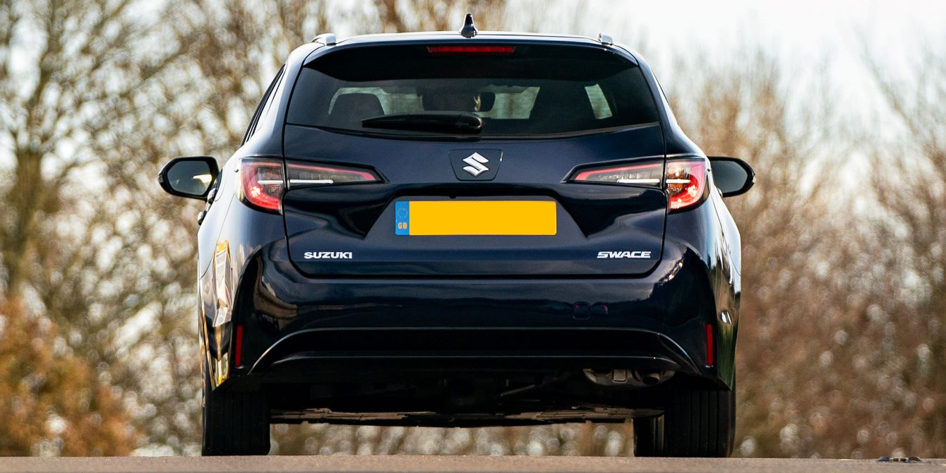 Suzuki Swace Review 2023 | Performance & Pricing | carwow