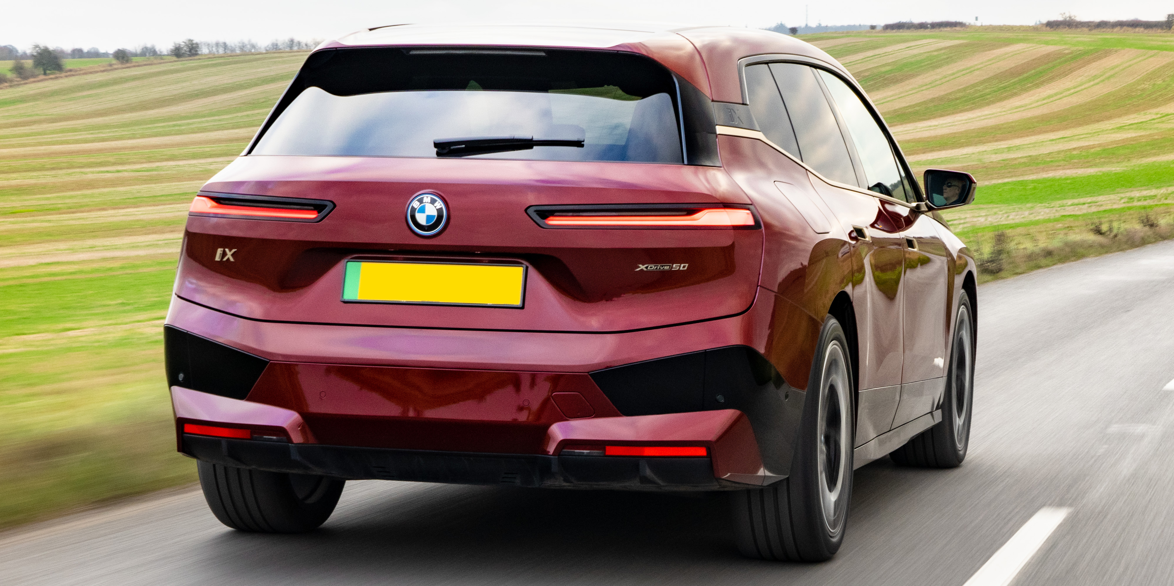 BMW iX Review 2023 | Performance & Pricing | carwow