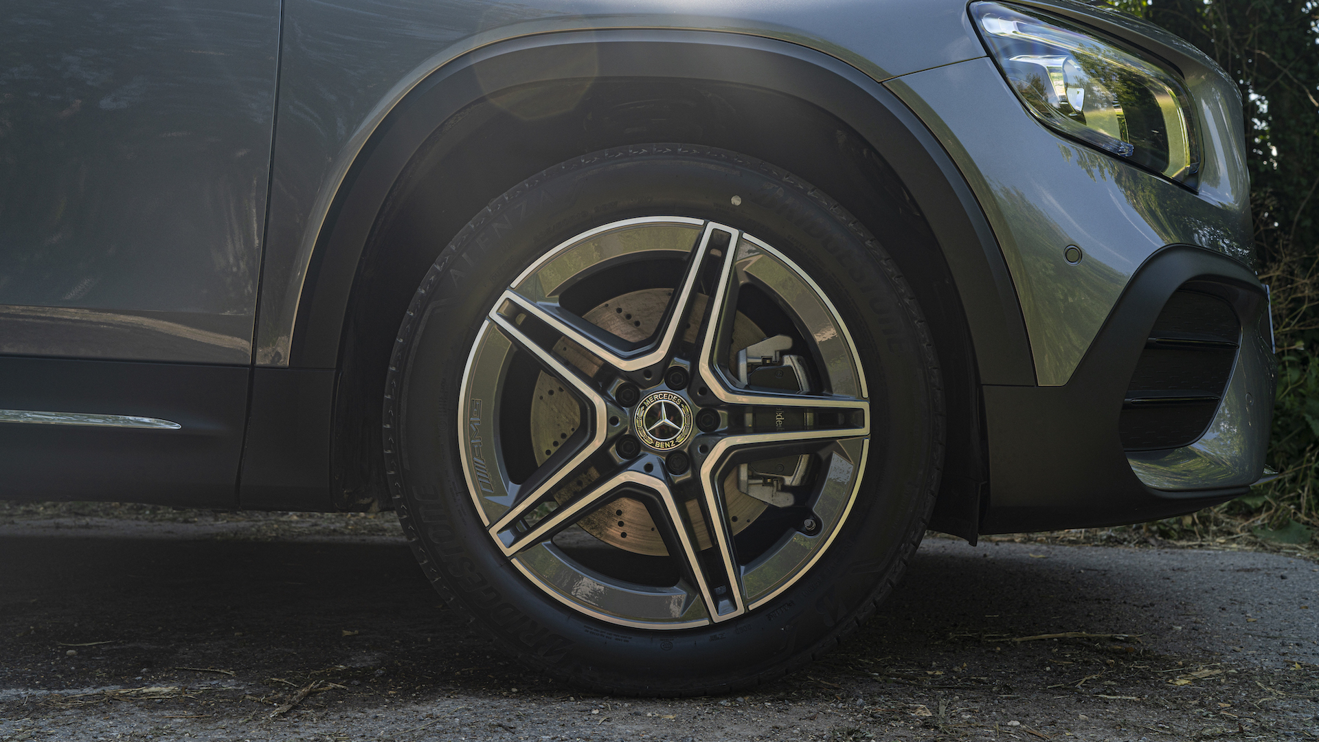 Mercedes-Benz GLB Review 2026 | Price, Interior & Boot Space | Carwow