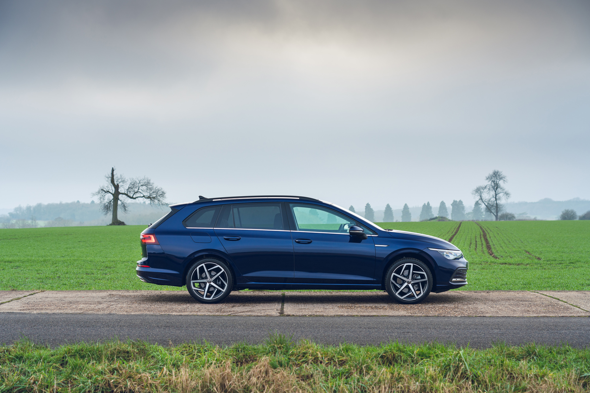 Volkswagen Golf Estate Review 2025 | Performance & Pricing | Carwow