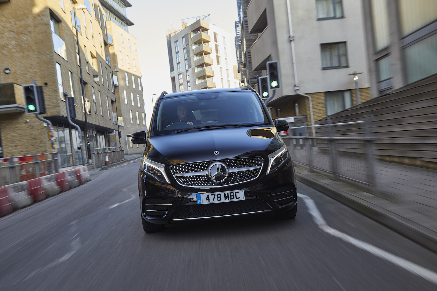 Mercedes-Benz V-Class Review 2025 | Performance & Pricing | Carwow