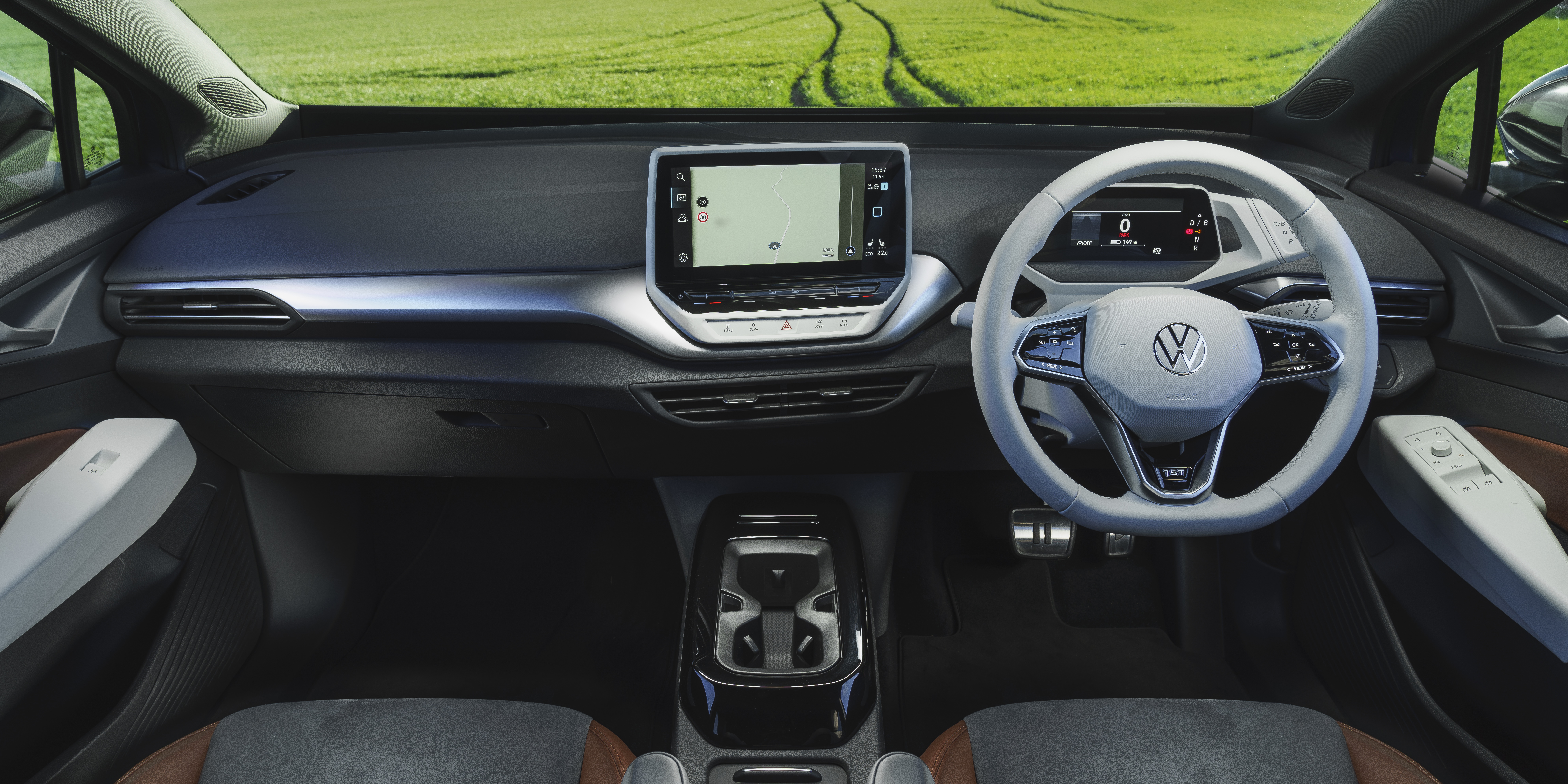 VW ID4 Review 2024 | Electric Range, Interior & Price | Carwow