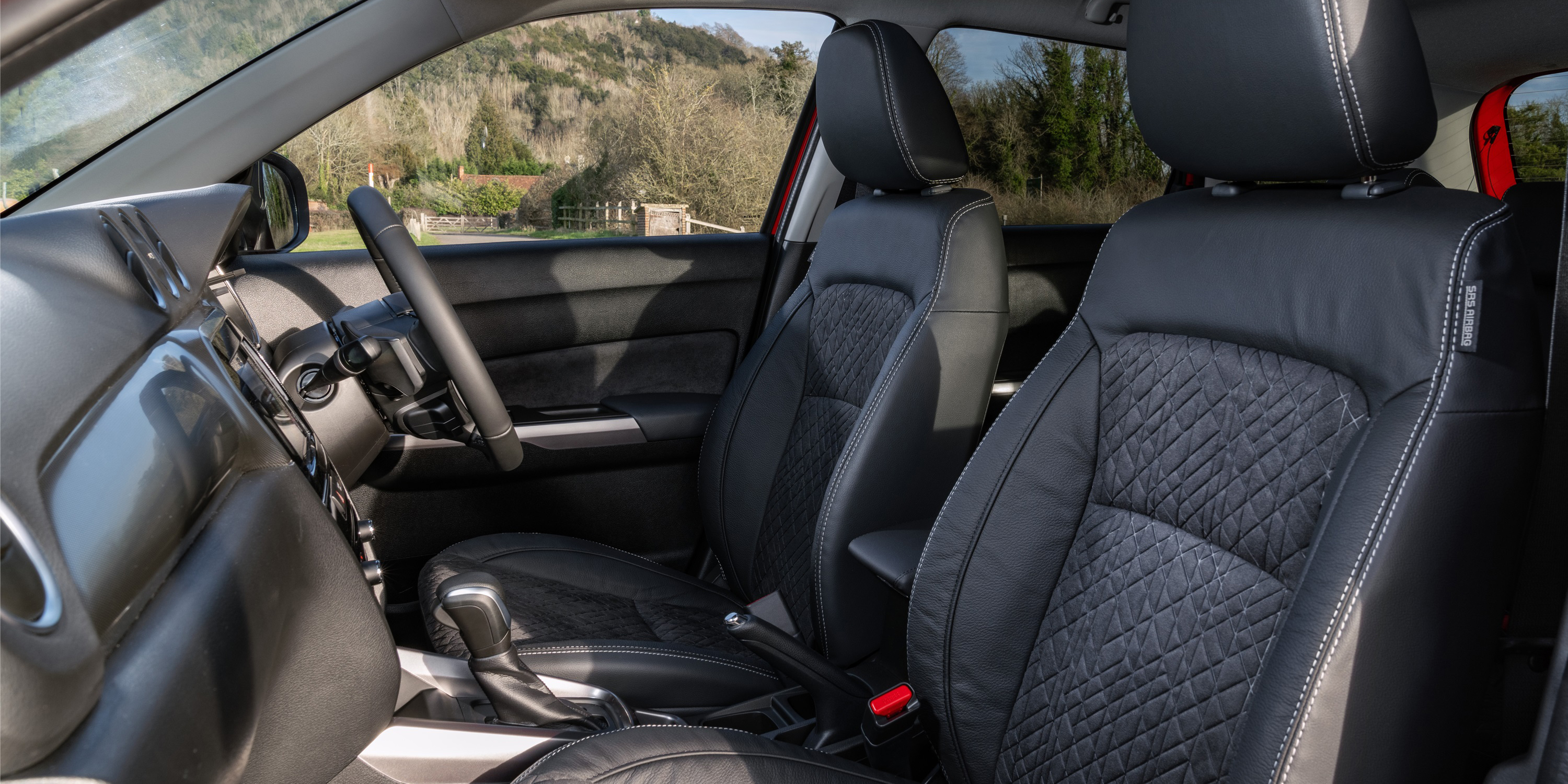 Suzuki Vitara Review 2024 | Price, Interior & Reliability | Carwow