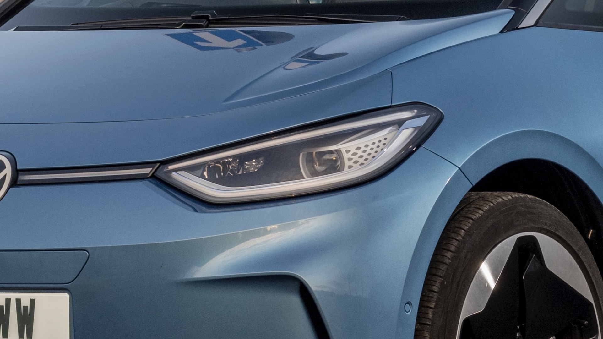 VW ID3 Review 2024 | Electric Range, Interior & Price | Carwow