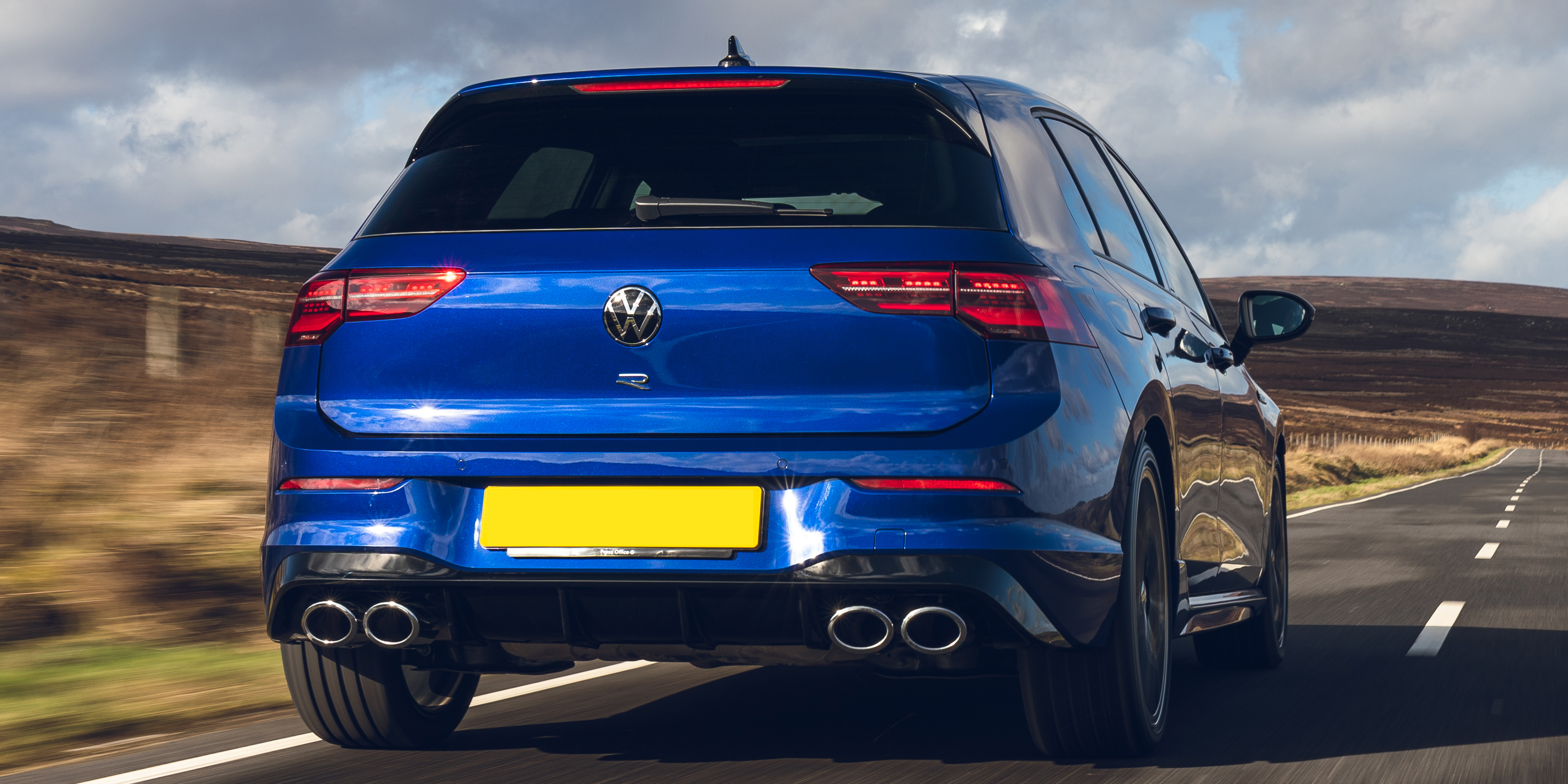 VW Golf R Review 2024 | Price, Interior & Performance | Carwow