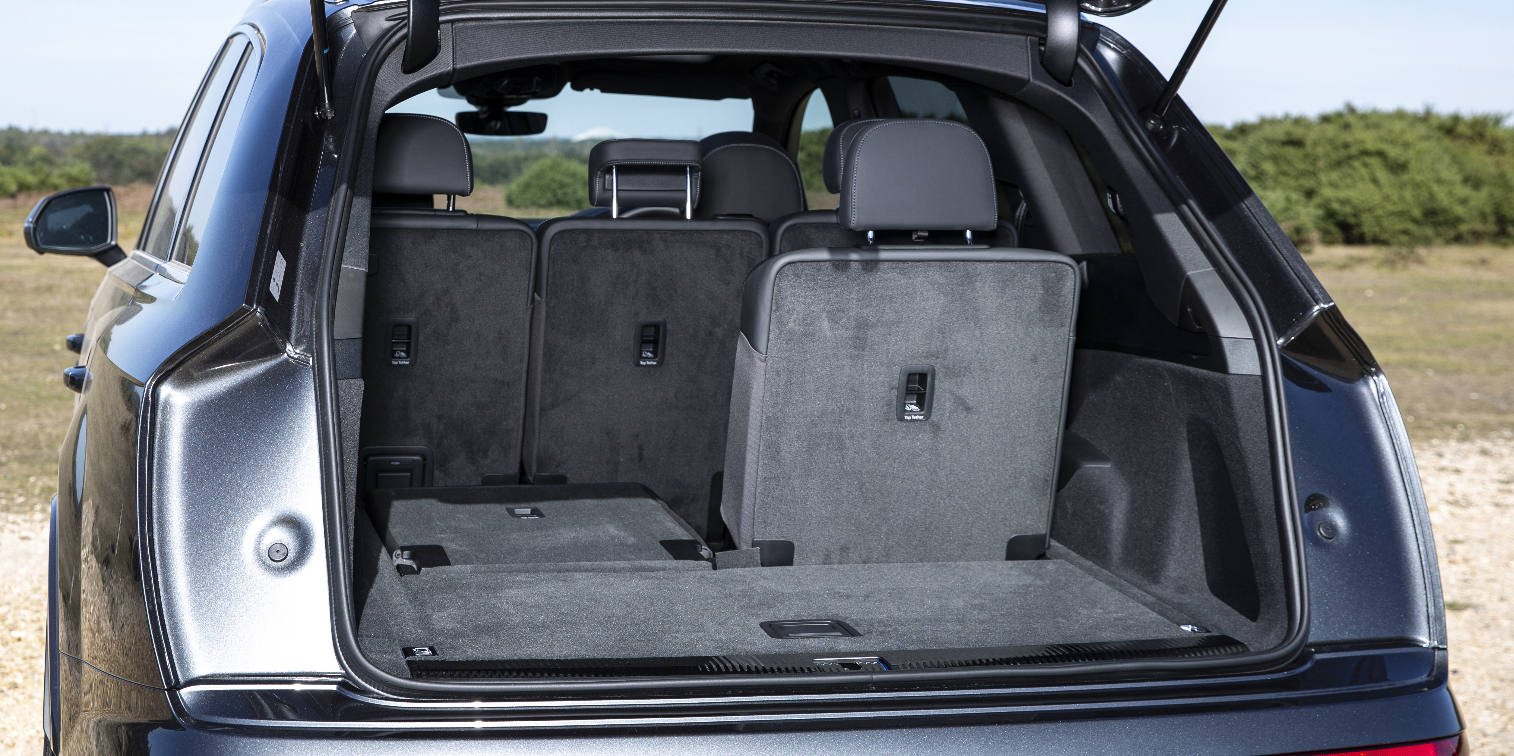 Audi Q7 Review 2023 | Performance & Pricing | carwow