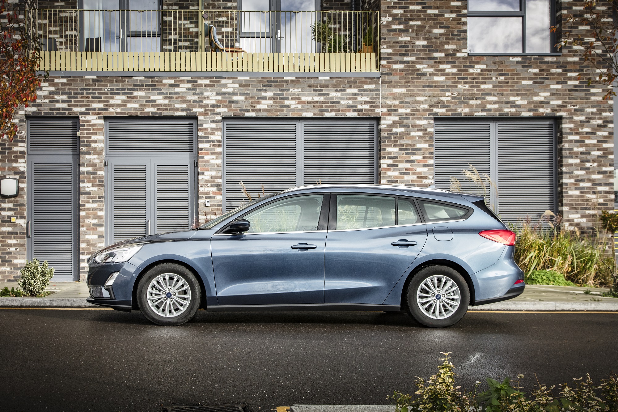 Ford Focus Estate Review 2024 | Performance & Pricing | Carwow