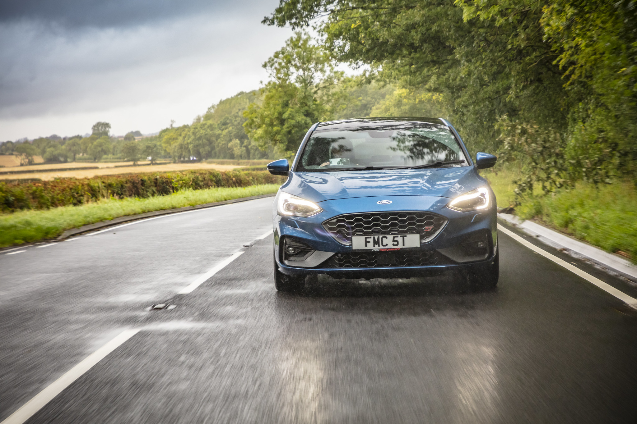 Ford Focus ST Review 2024 | Performance & Pricing | Carwow