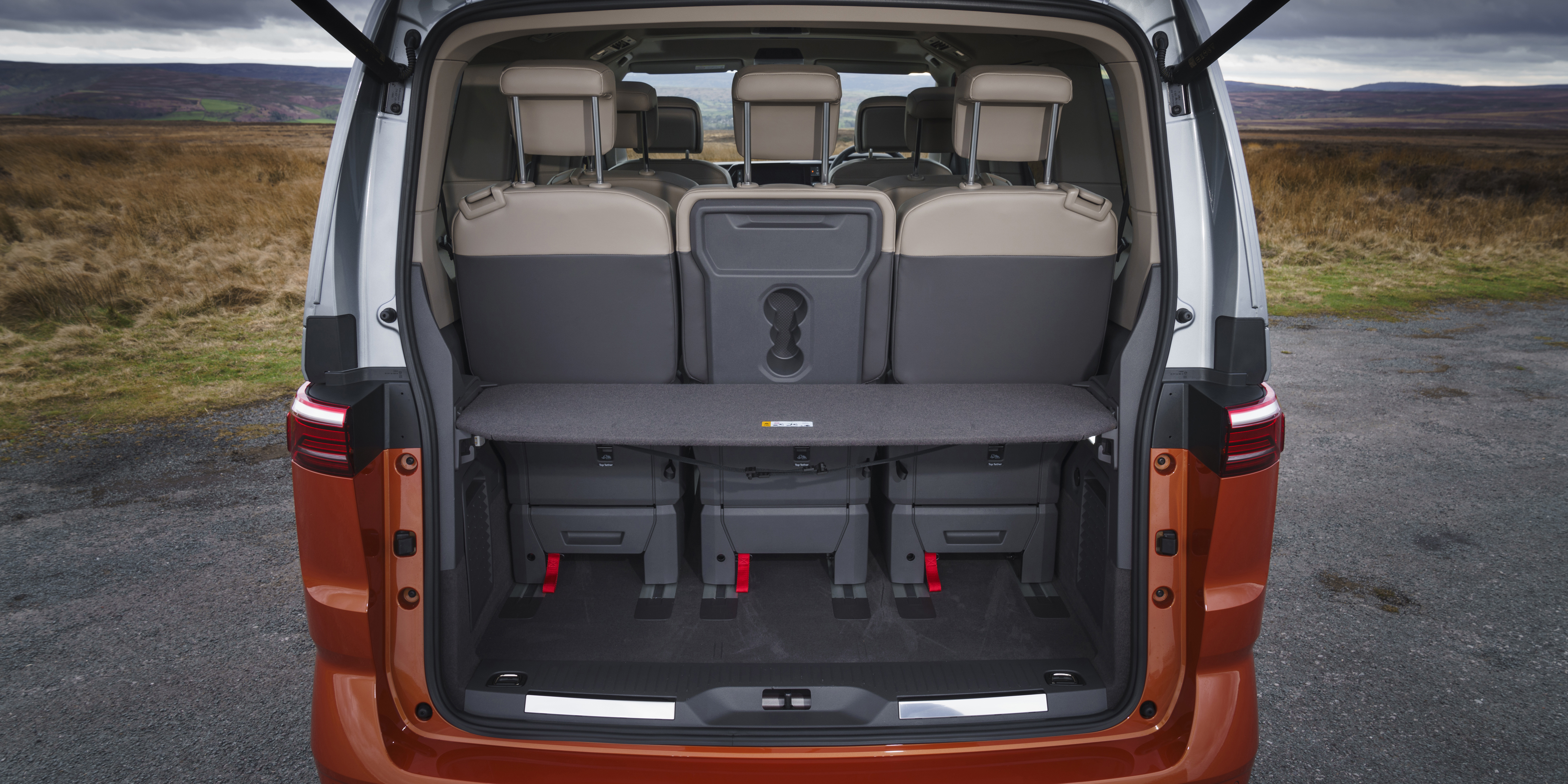 Volkswagen Multivan Review 2023 | Performance & Pricing | carwow