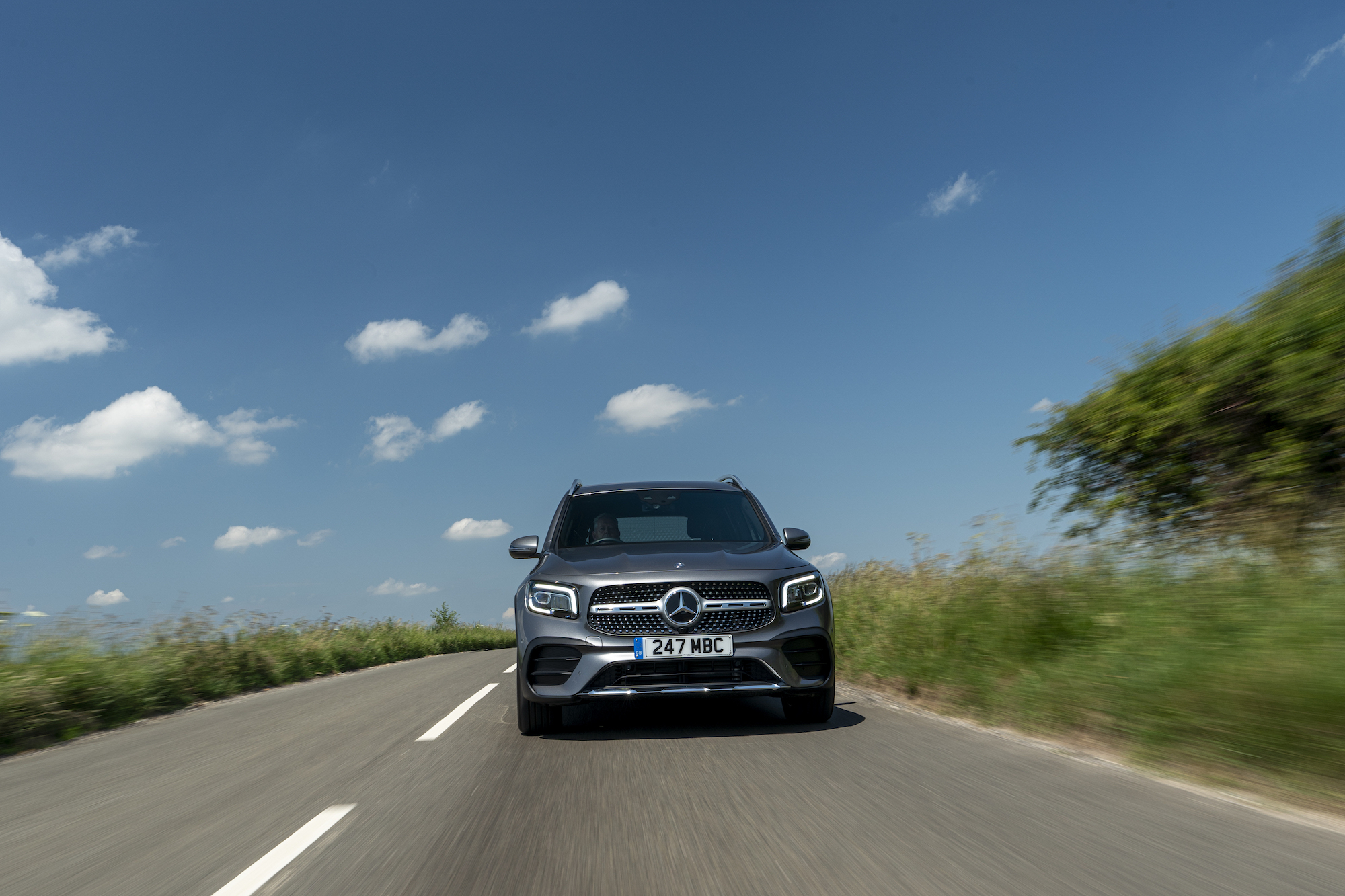 Mercedes-Benz GLB Review 2026 | Price, Interior & Boot Space | Carwow