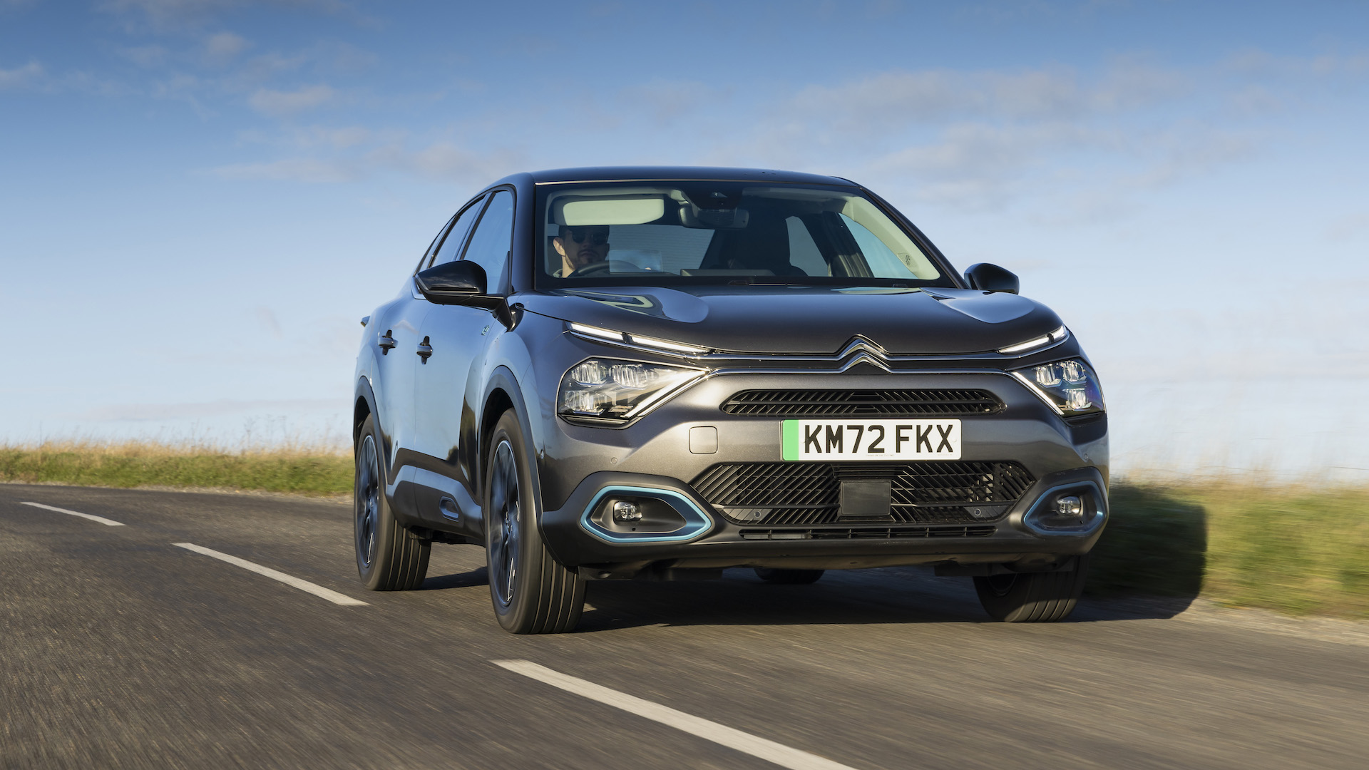 Citroen C4 X Review 2025 | Performance & Pricing | Carwow