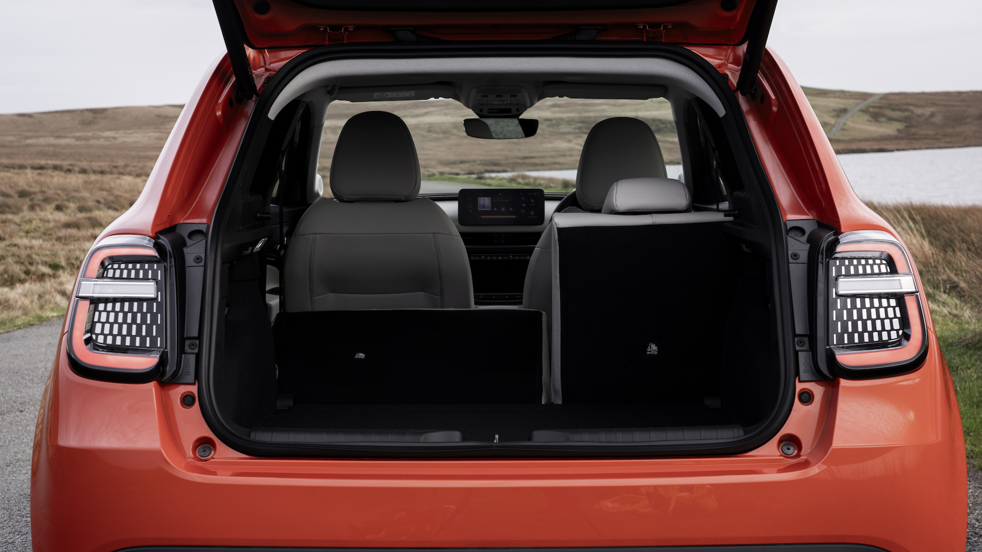 Fiat 600 Review 2024 | Performance & Pricing | Carwow