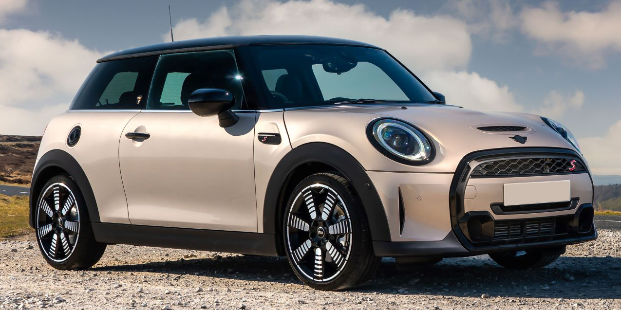 MINI 3-Door Hatch Review 2023 | Performance & Pricing | carwow