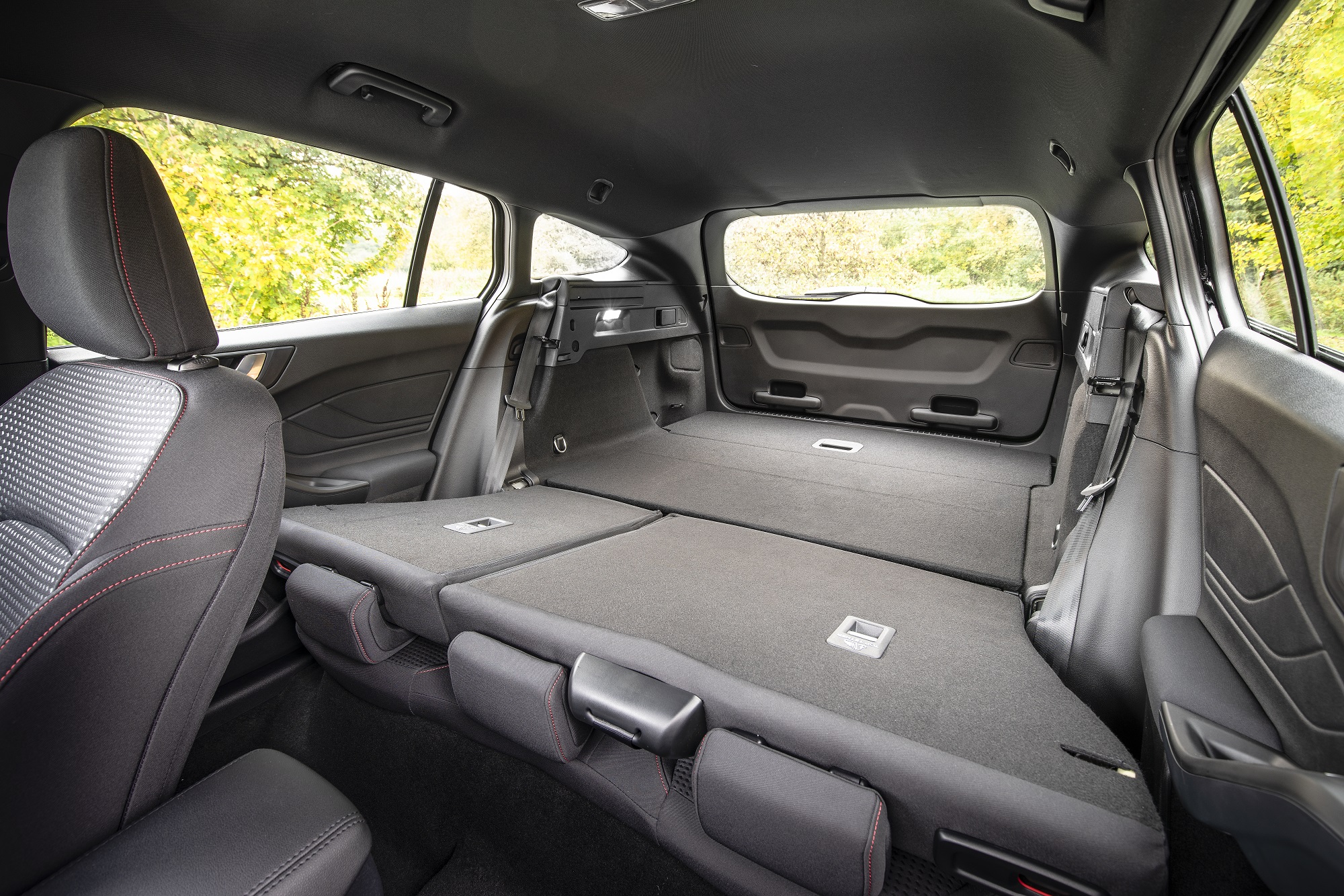 Ford Focus Estate Review 2024 | Performance & Pricing | Carwow