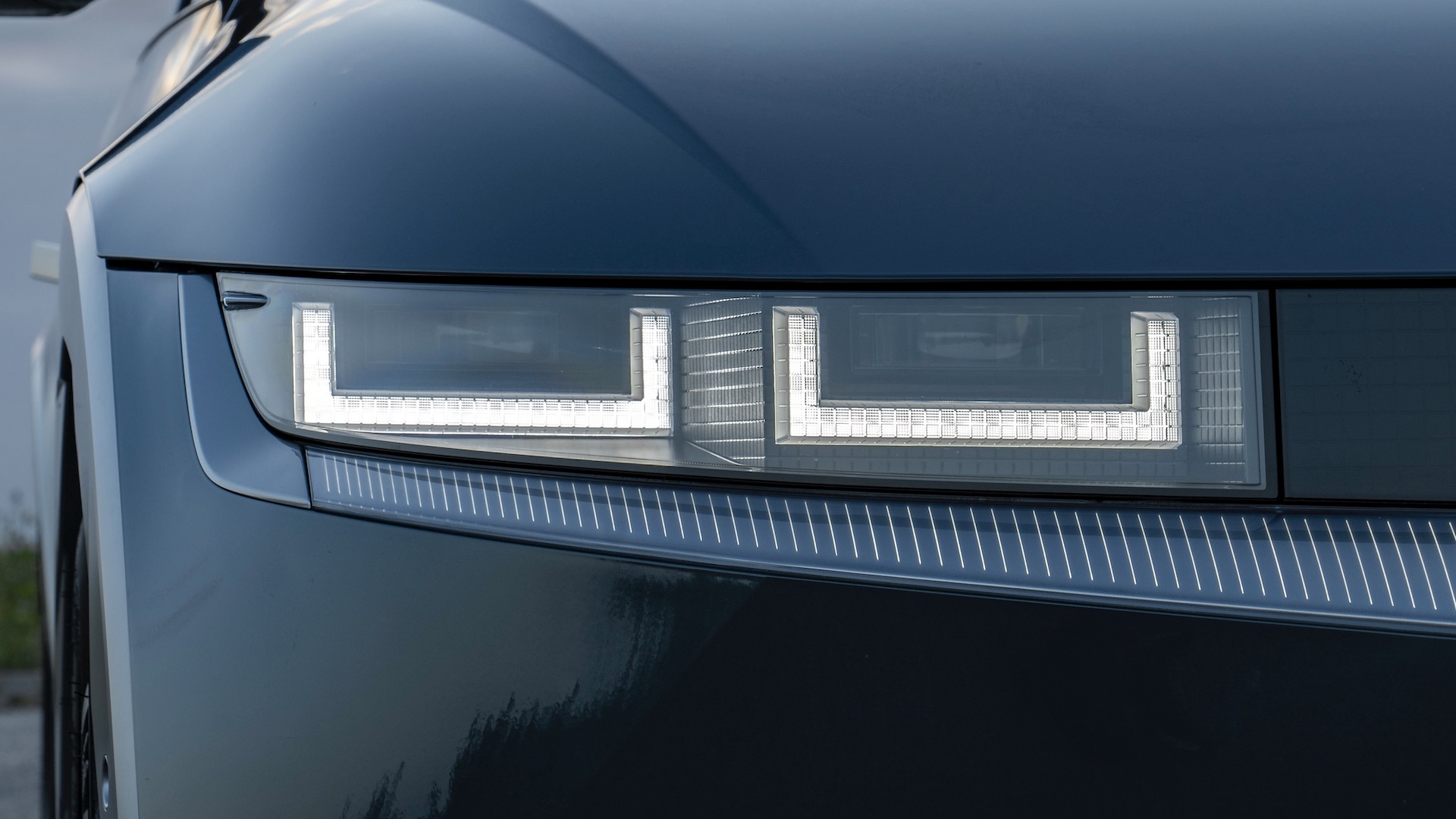 Hyundai Ioniq 5 Review 2024 | Price, Interior & Electric Range | Carwow