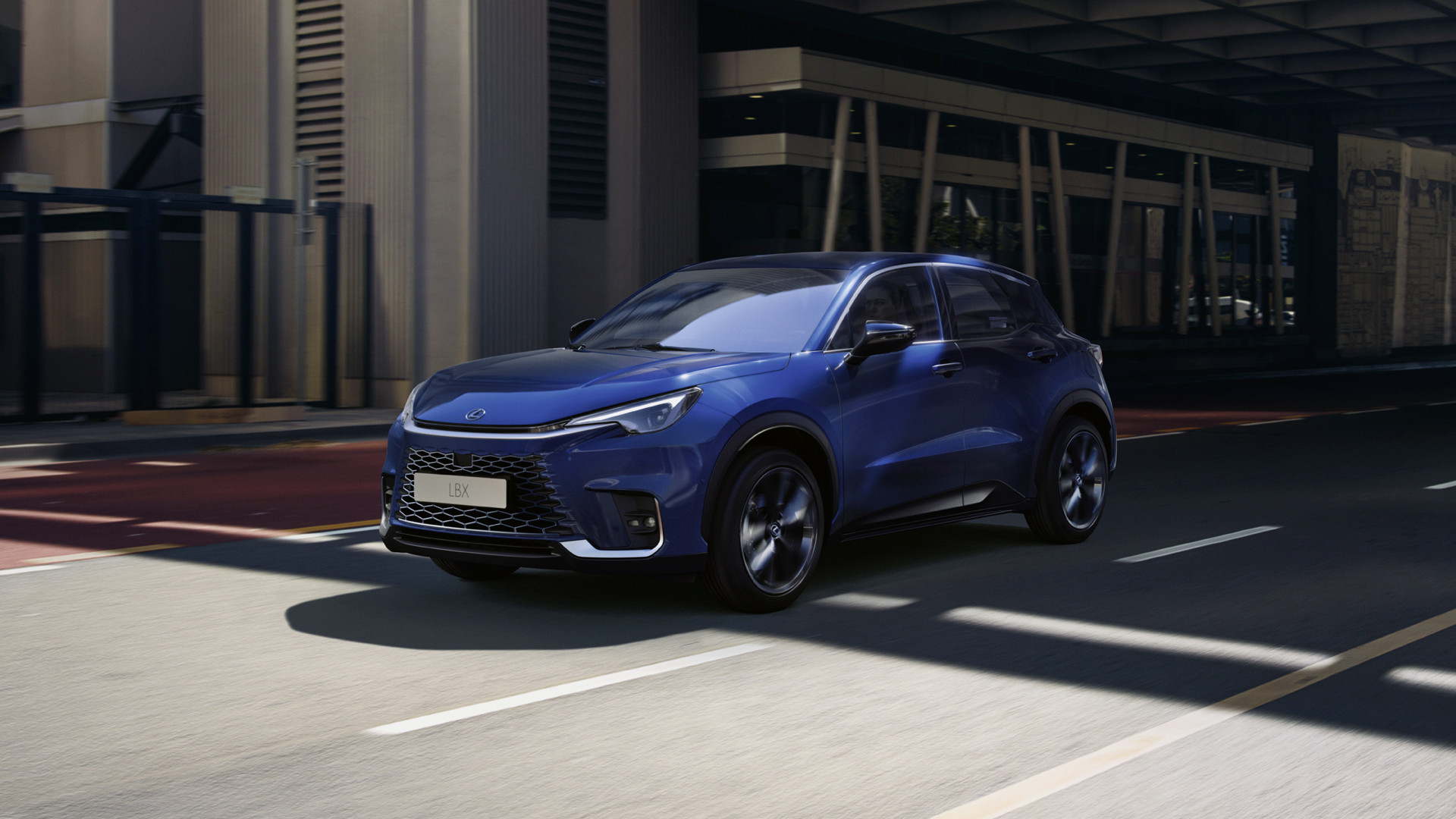 Lexus LBX Test 2026 | Konfigurator & Preise | carwow.de