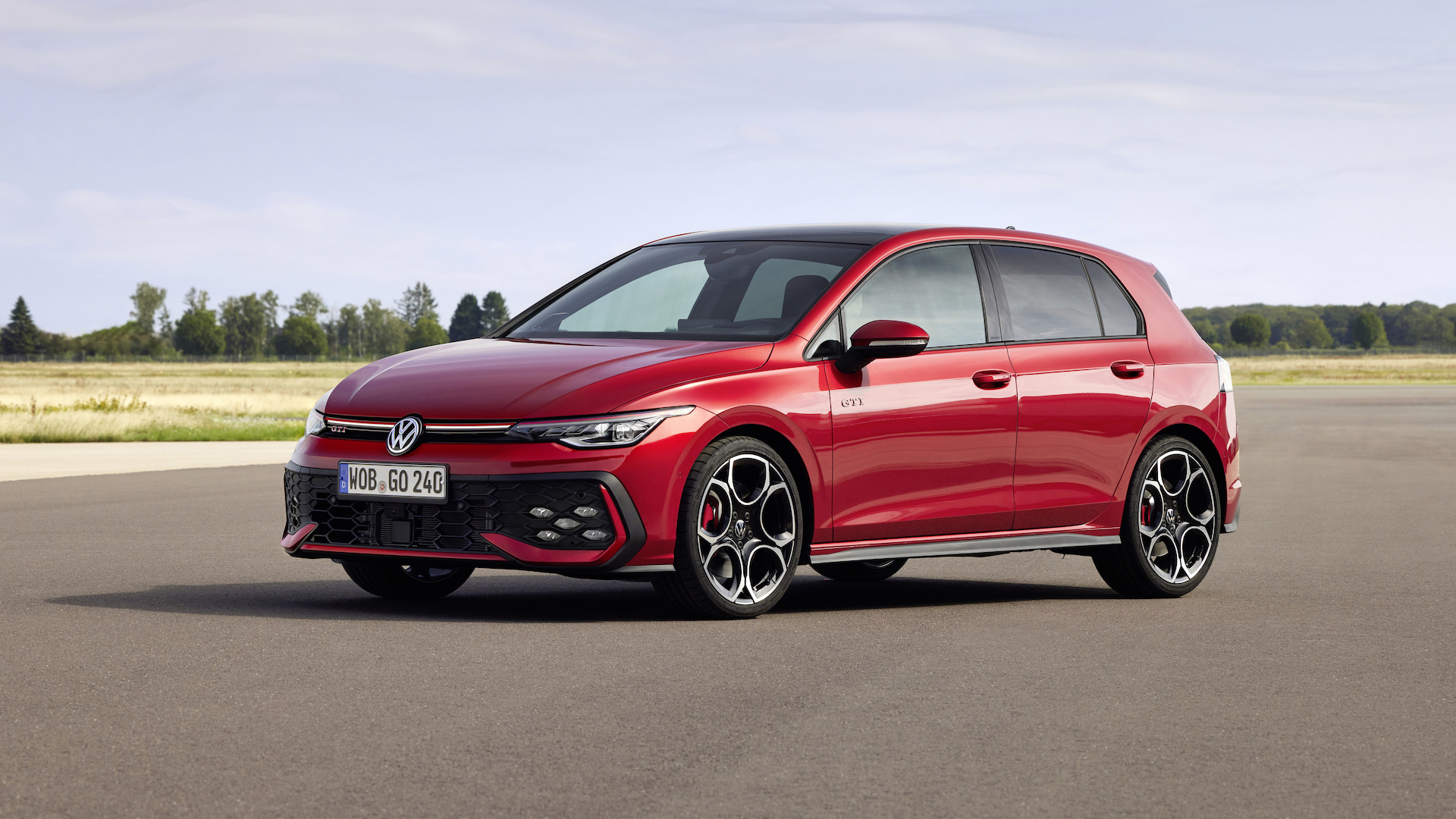 Volkswagen Golf GTI Review 2025 | Price & Performance | Carwow