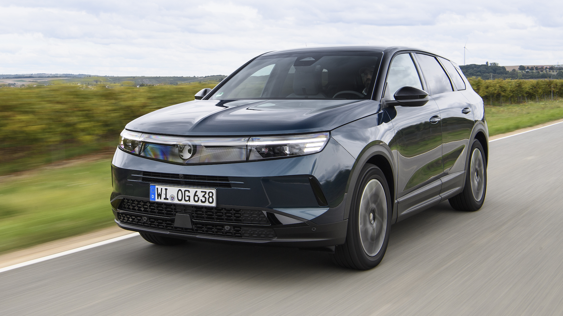 Vauxhall Grandland Colours | Free & Paid Options | Carwow