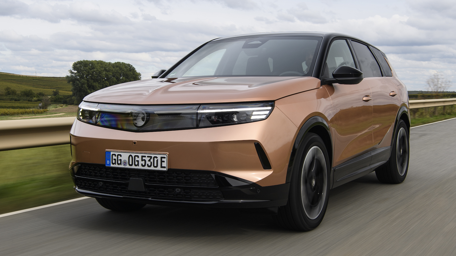 Vauxhall Grandland Electric Review 2025 | Performance & Pricing | Carwow