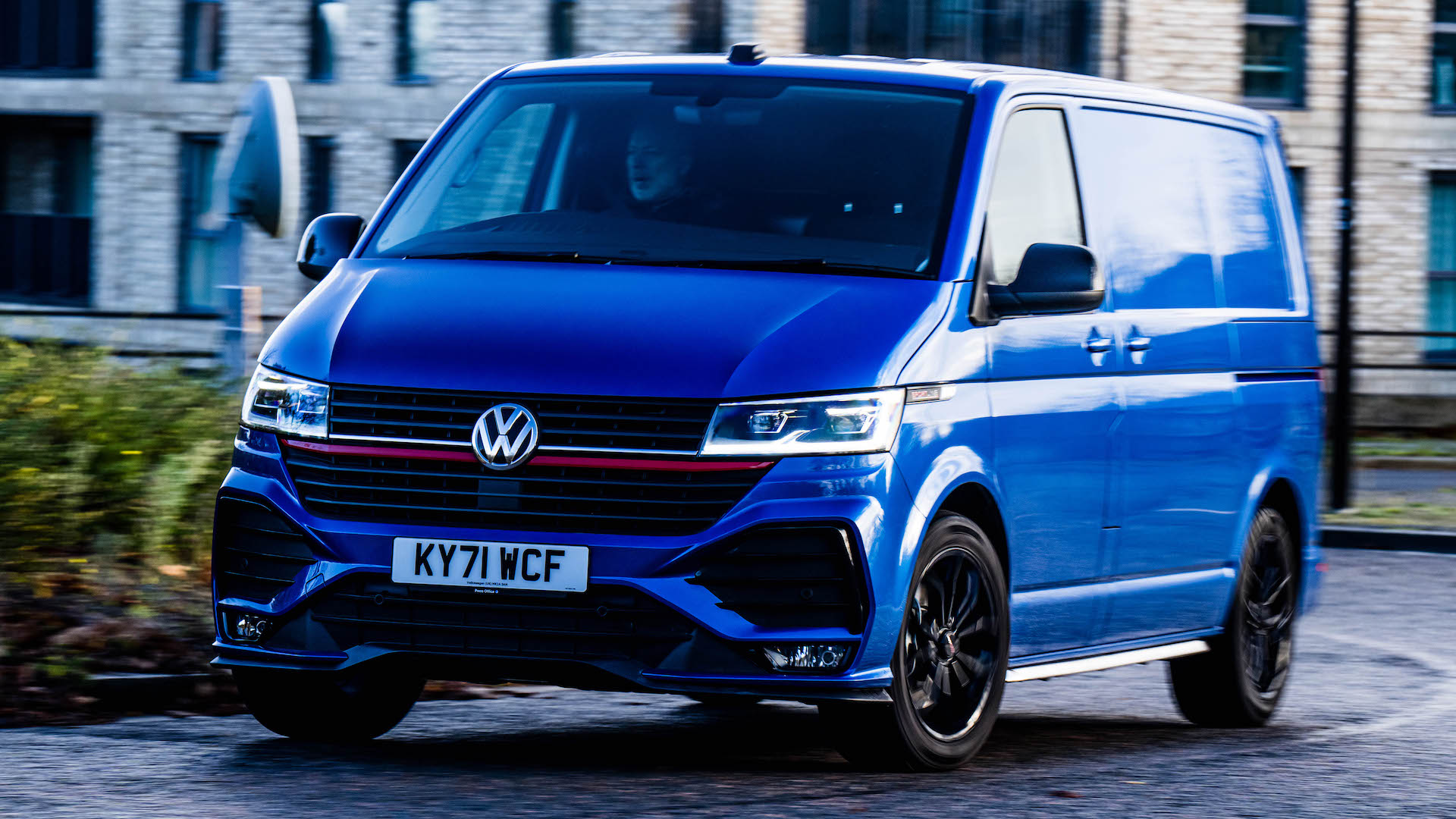 (2020-2024) Volkswagen Transporter Review | Performance & Pricing | Carwow