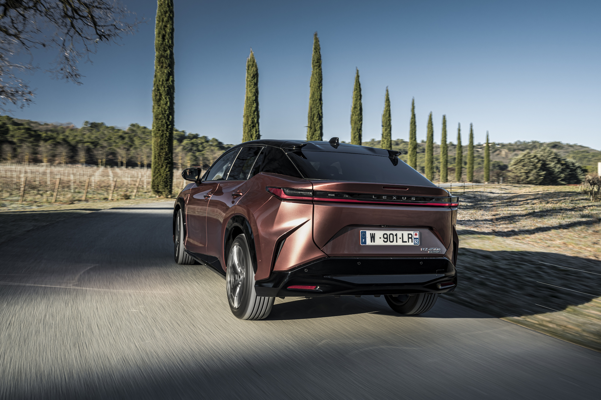 Lexus RZ Review 2023 | Performance & Pricing | carwow