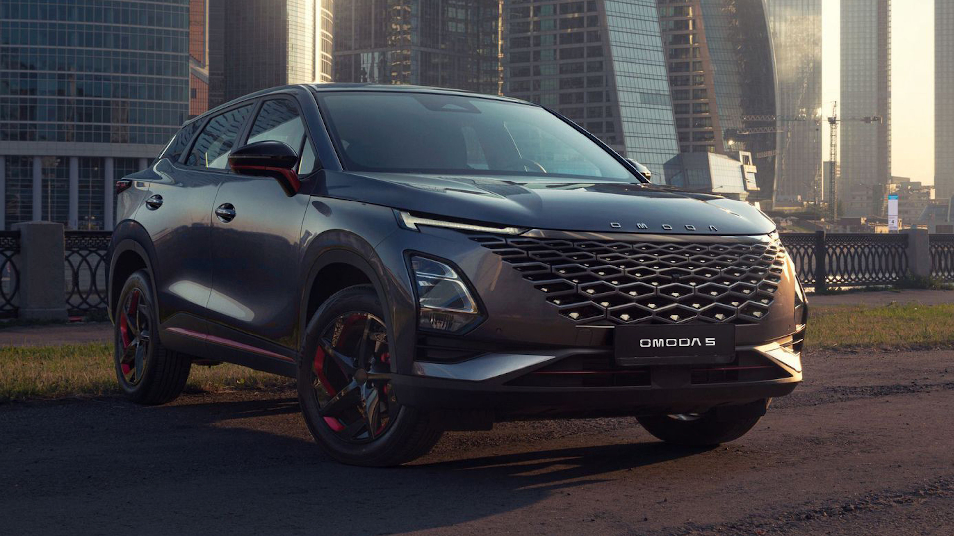 OMODA E5 Review 2024 | Performance & Pricing | Carwow