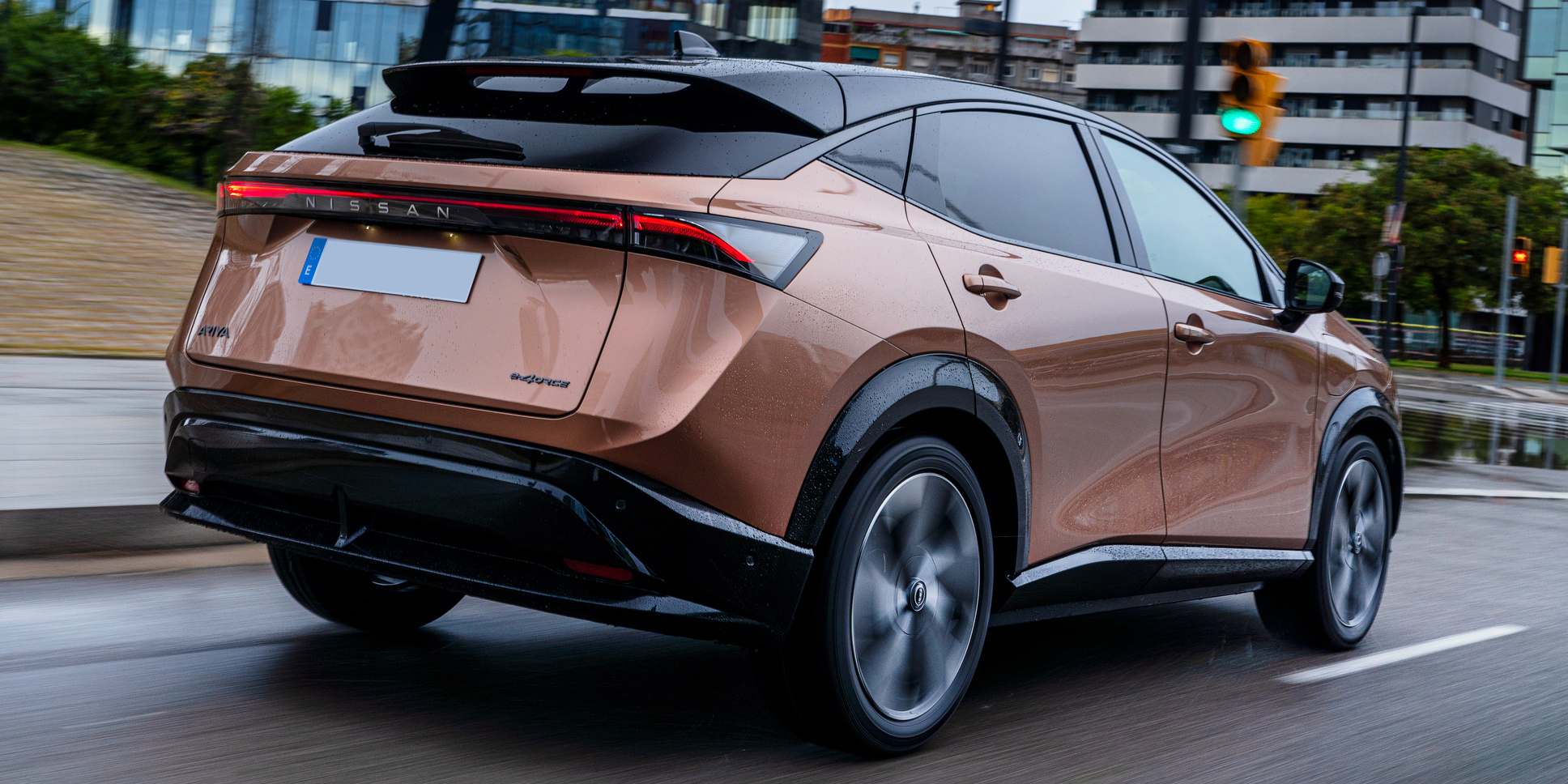 Nissan Ariya Review 2023 | Performance & Pricing | carwow