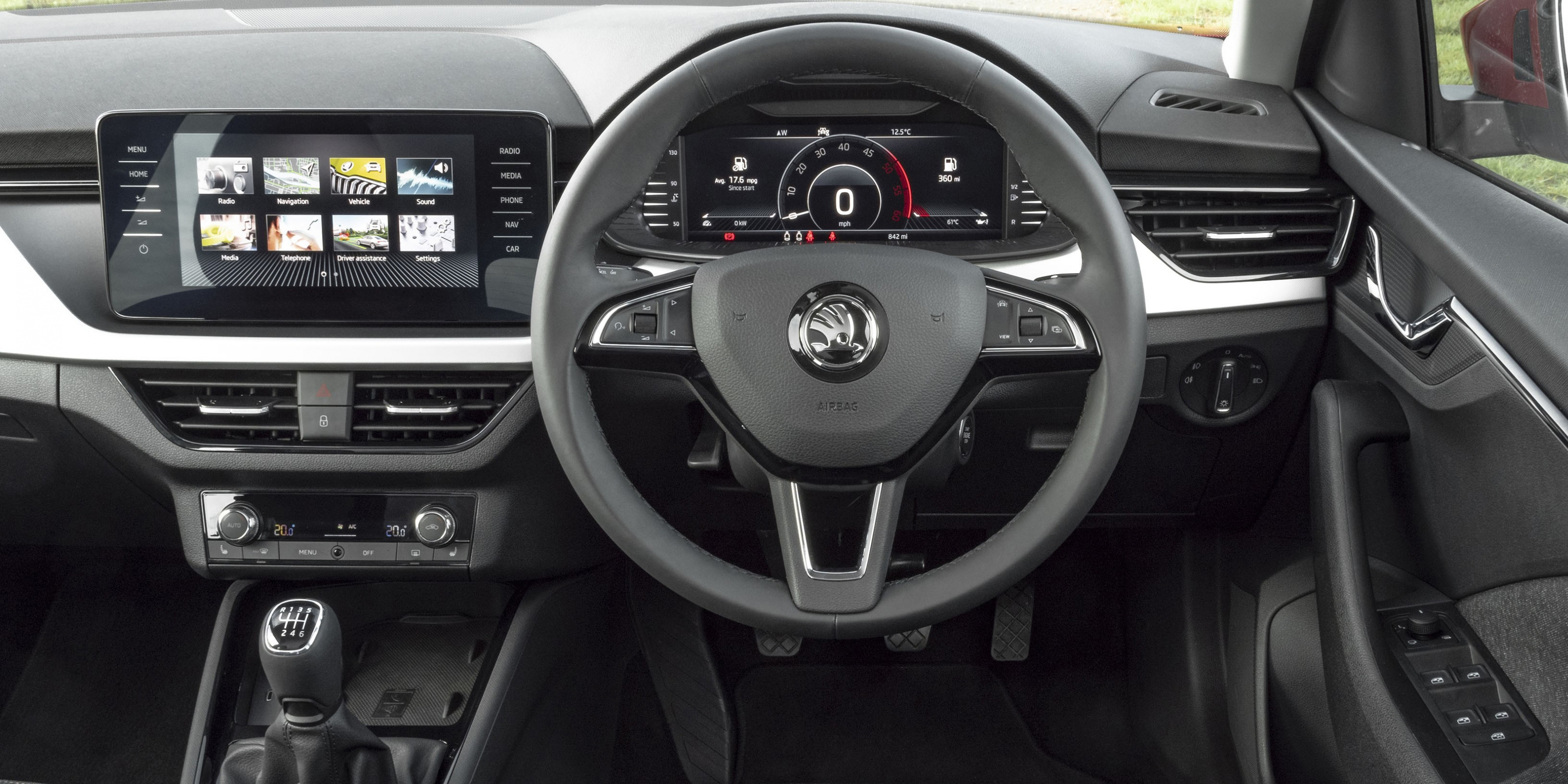 Skoda Kamiq Review 2024 | Price, Interior & Boot Space | Carwow