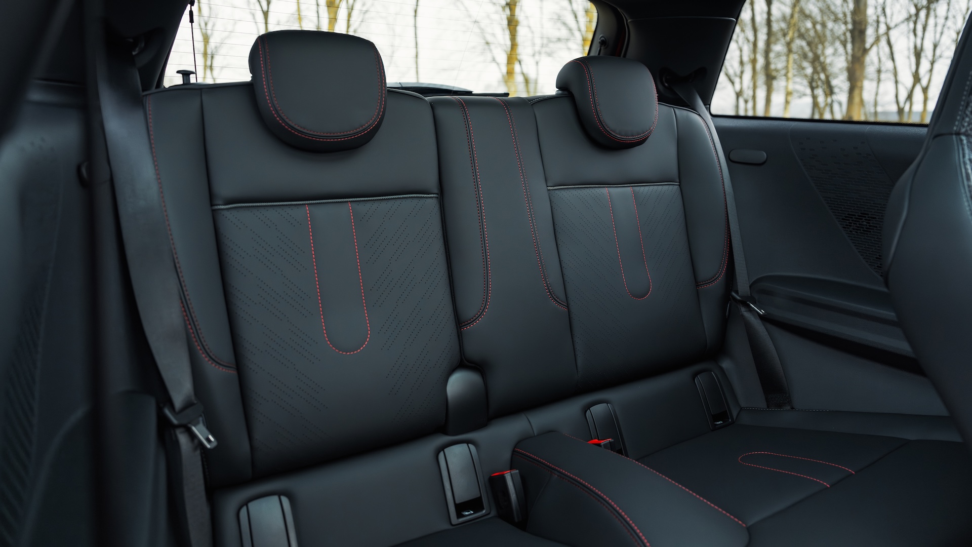 MINI Cooper JCW Review 2025 | Performance & Pricing | Carwow