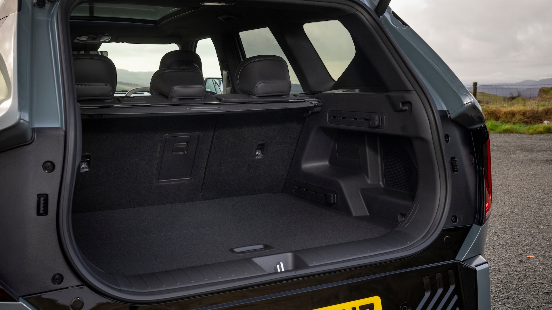 Kia EV5 Review 2026 | Performance & Pricing | Carwow