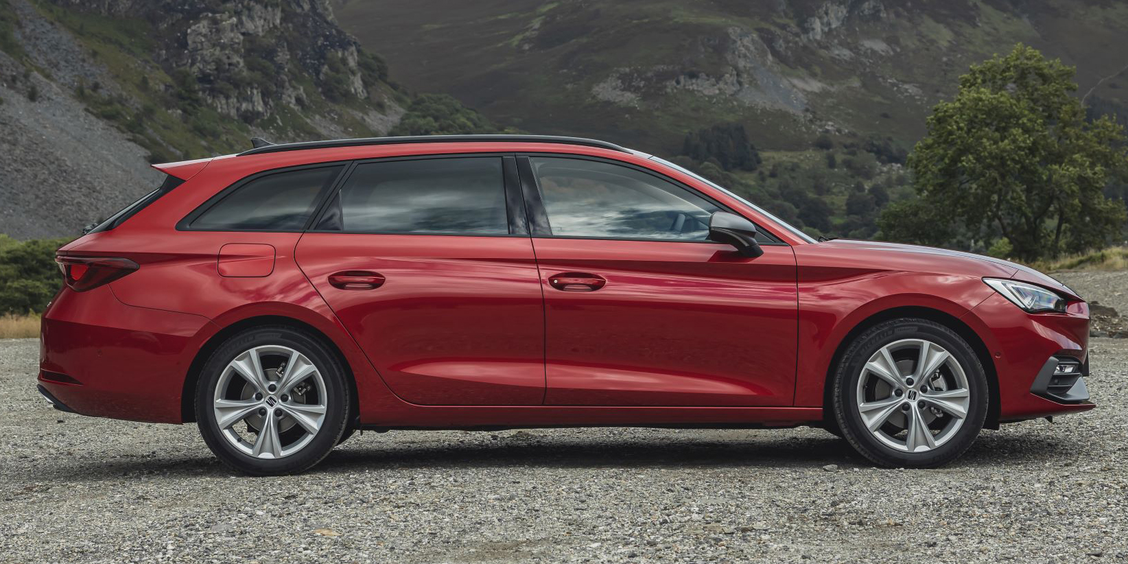 SEAT Leon Estate Review 2025 | Performance & Pricing | Carwow