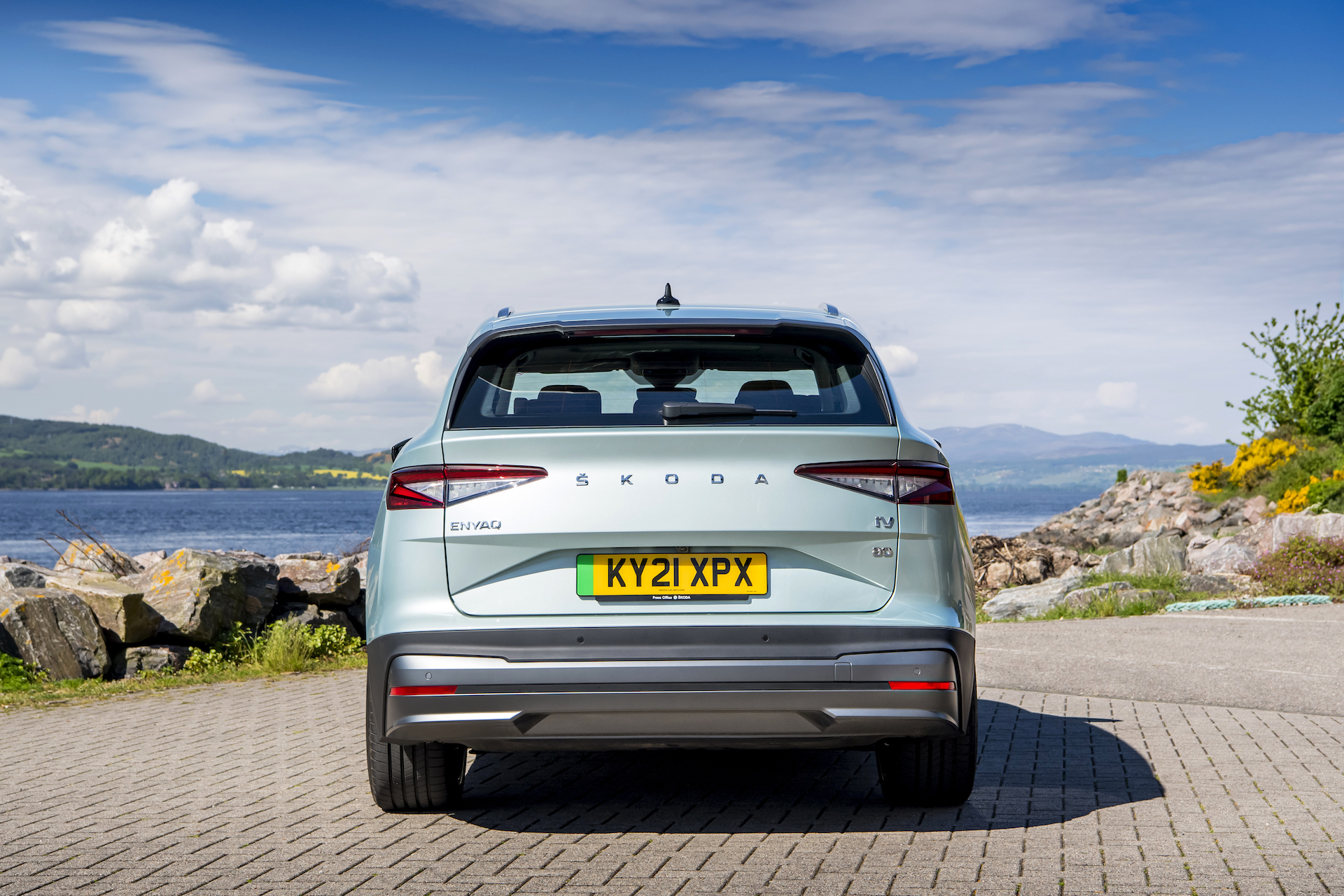 Skoda Enyaq Review 2024 | Range, Interior & Price | Carwow