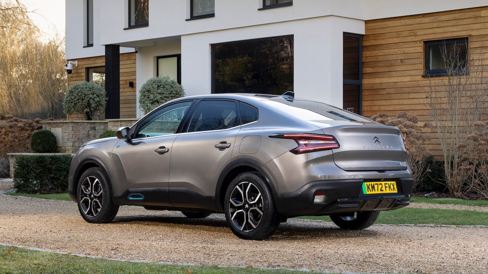 Citroen C4 X Review 2024 | Performance & Pricing | Carwow