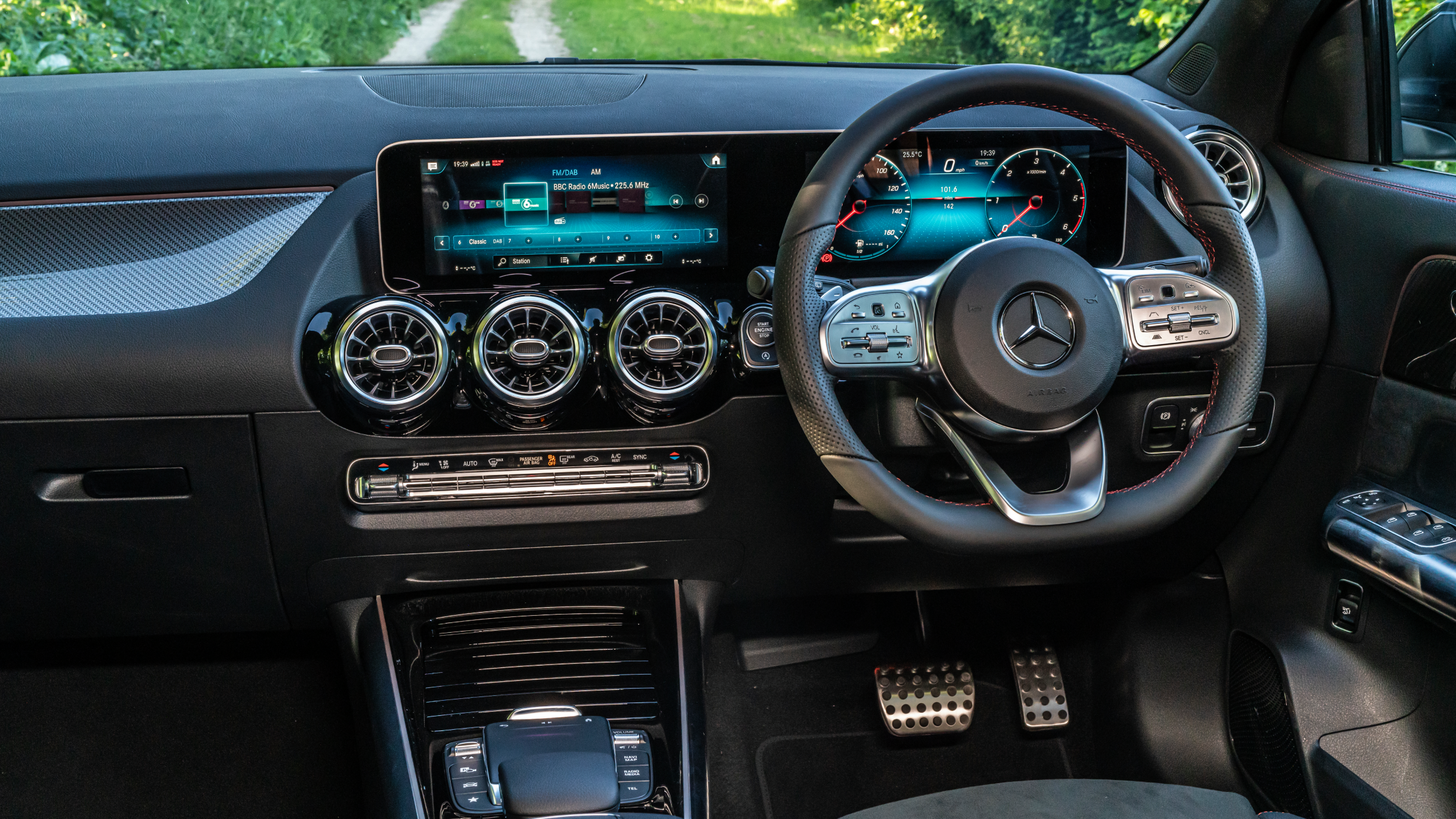 Mercedes GLA Review 2023 | Price, Interior & Boot Space | carwow