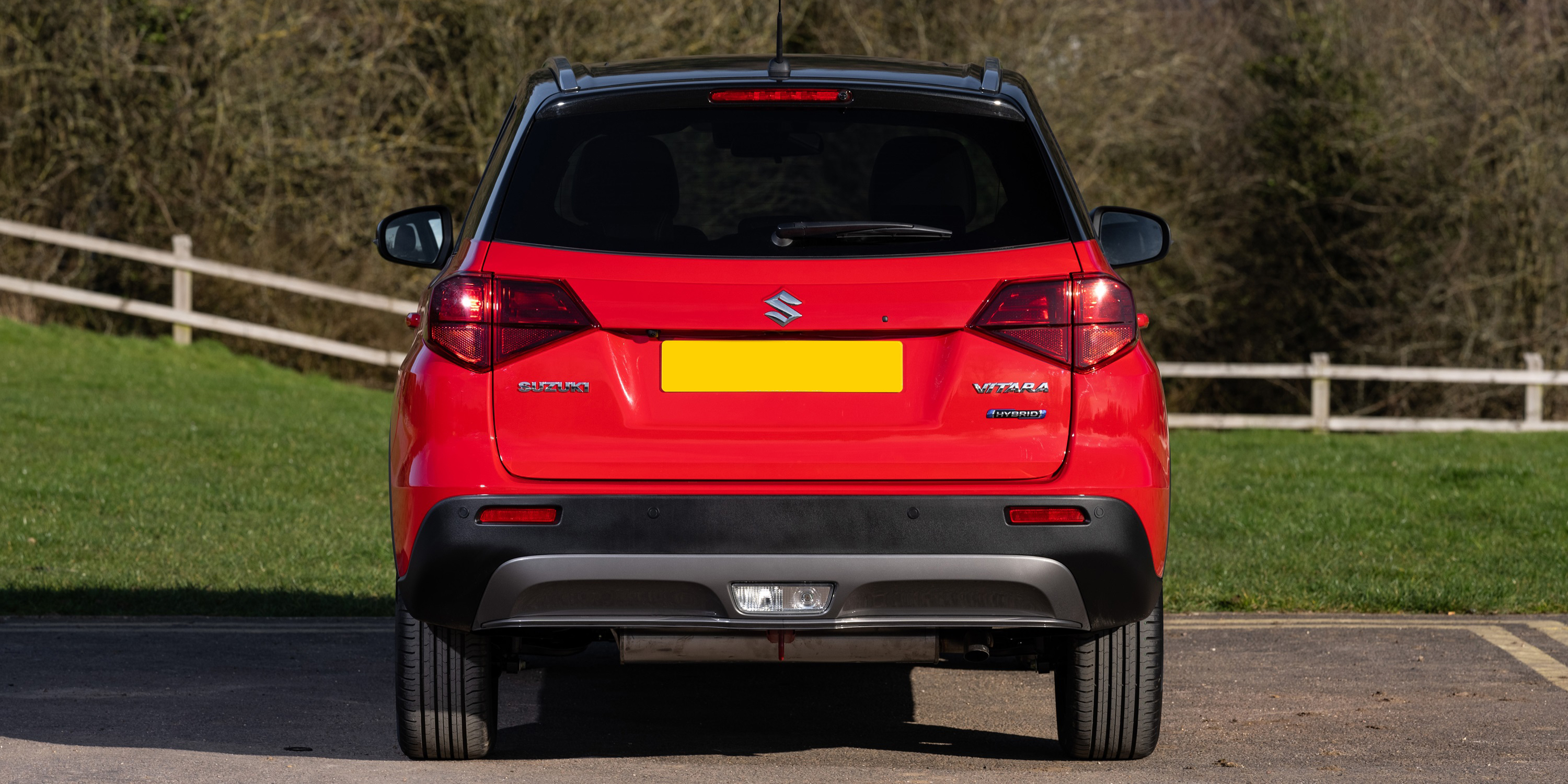 Suzuki Vitara Review 2025 | Price, Interior & Reliability | Carwow