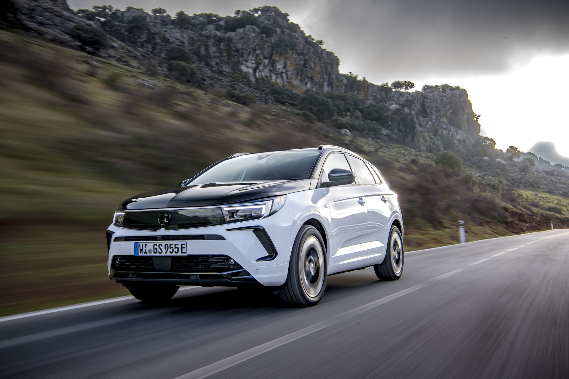 Vauxhall Grandland GSe Review 2023 | Performance & Pricing | carwow