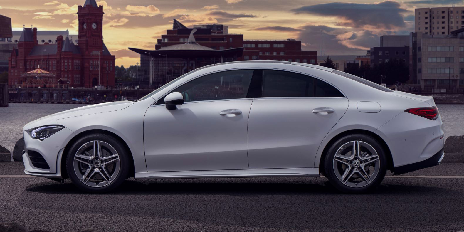 Mercedes-Benz CLA Review 2024 | Performance & Pricing | Carwow