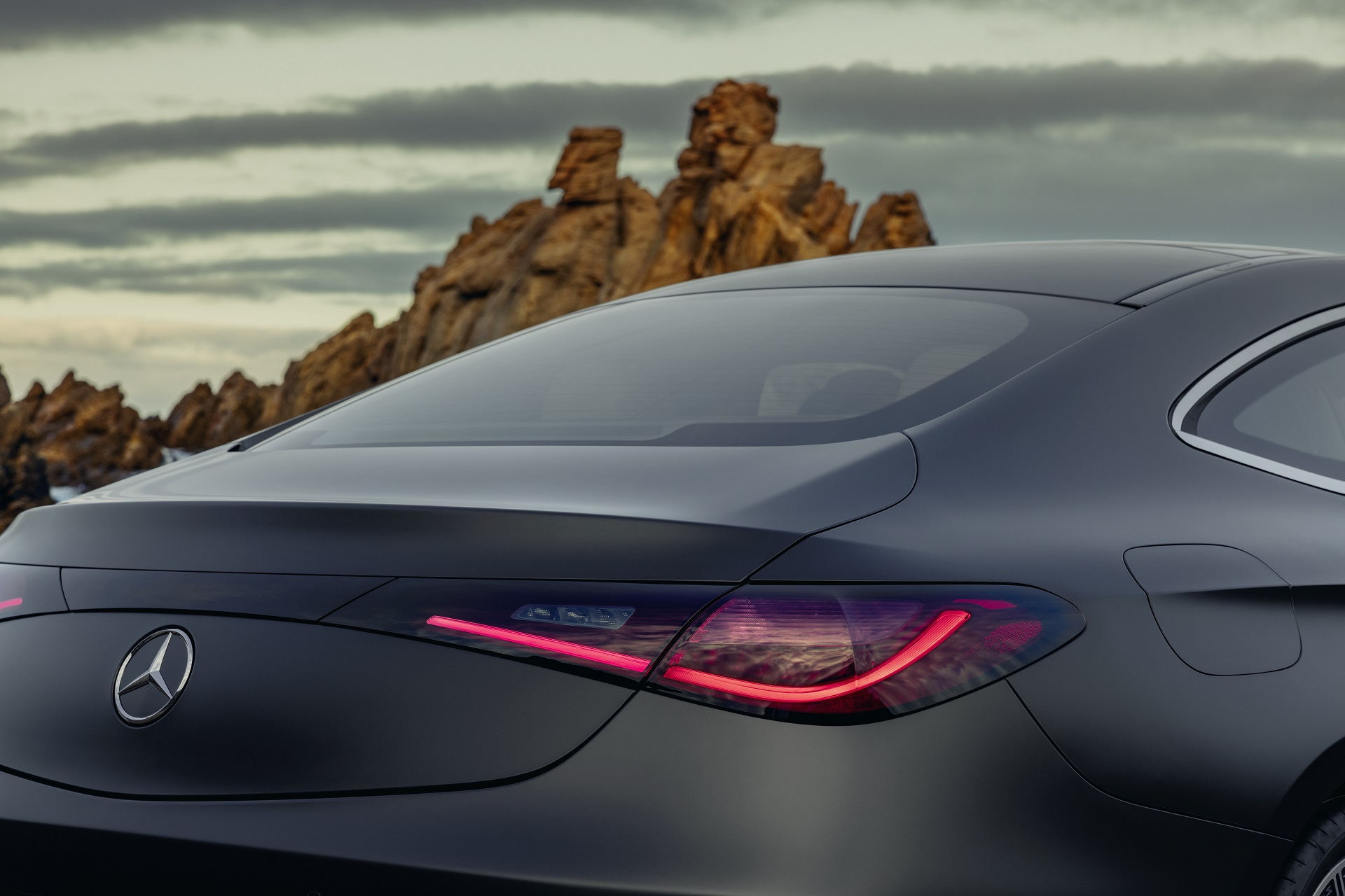 Mercedes-Benz CLE Coupe Review 2024 | Performance & Pricing | Carwow