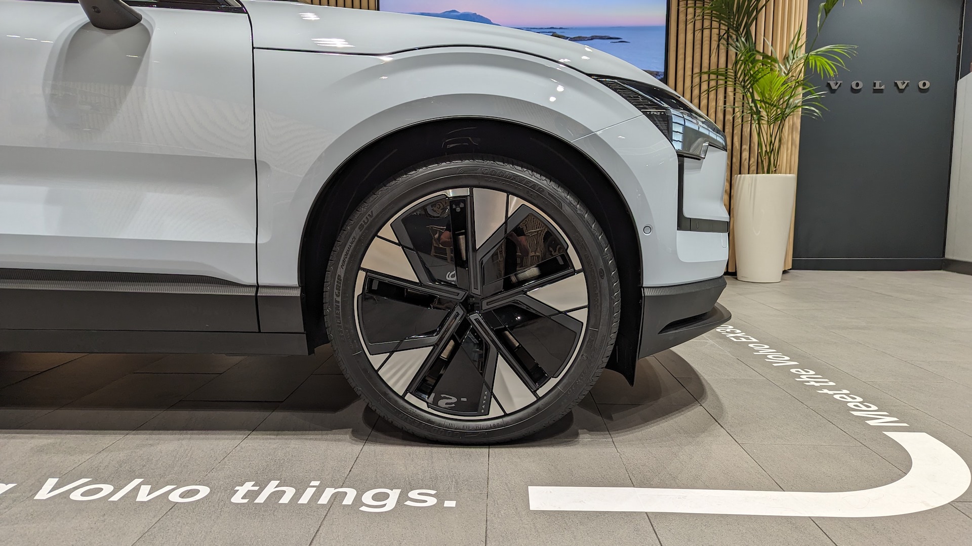 Volvo EX30 Review 2023 | Range, Price & Interior | carwow