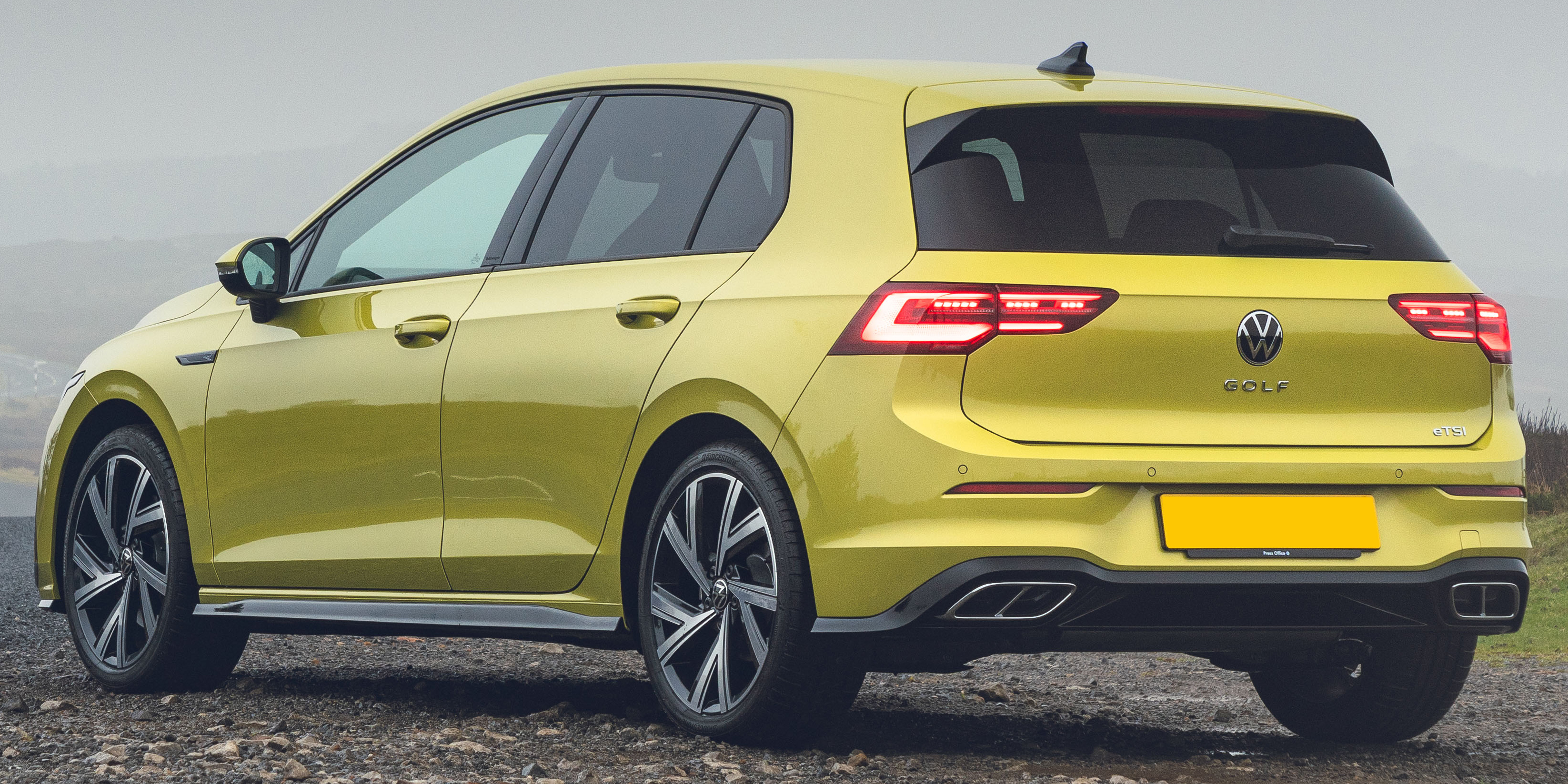 Volkswagen Golf Review 2023 | Performance & Pricing | carwow