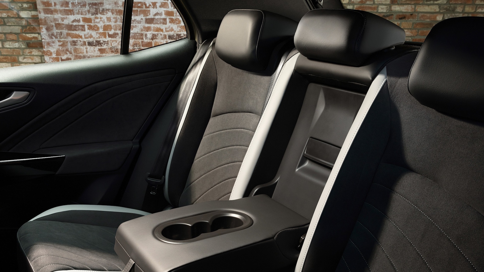 VW ID3 Review 2024 | Electric Range, Interior & Price | Carwow