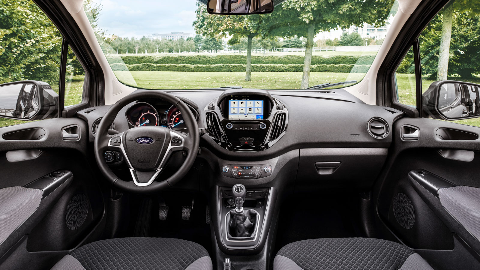 Prueba Ford Tourneo Courier (2018) | Precio y Opinión | Carwow