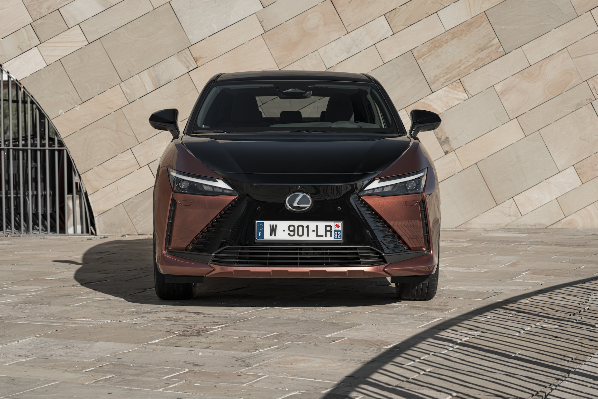 Lexus RZ Review 2023 | Performance & Pricing | carwow