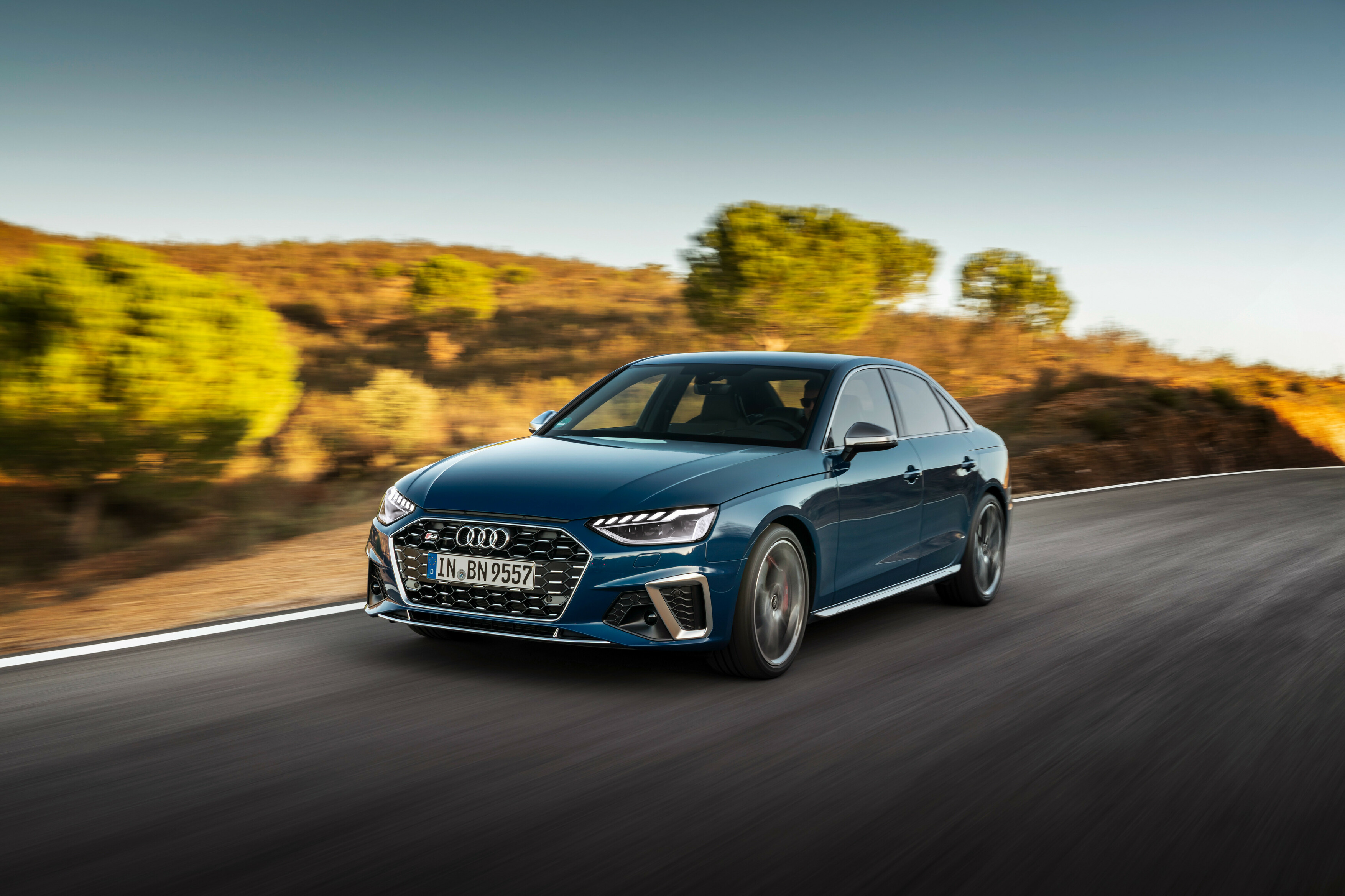 Technische Daten, Maße, Innenraum des Audi S4 | carwow.de