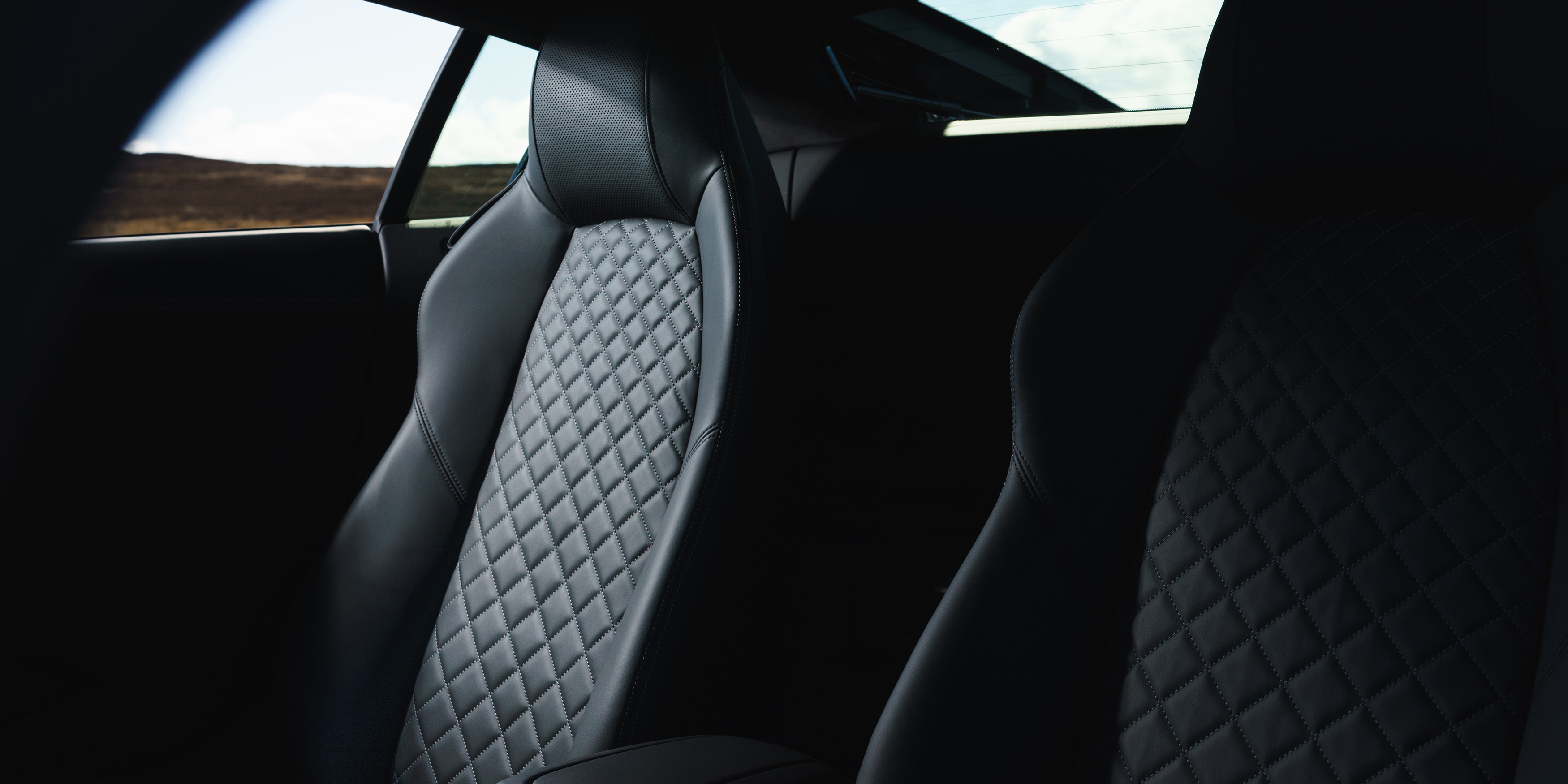 Audi R8 Review 2024 | Price, Interior, Engines & Performance | Carwow