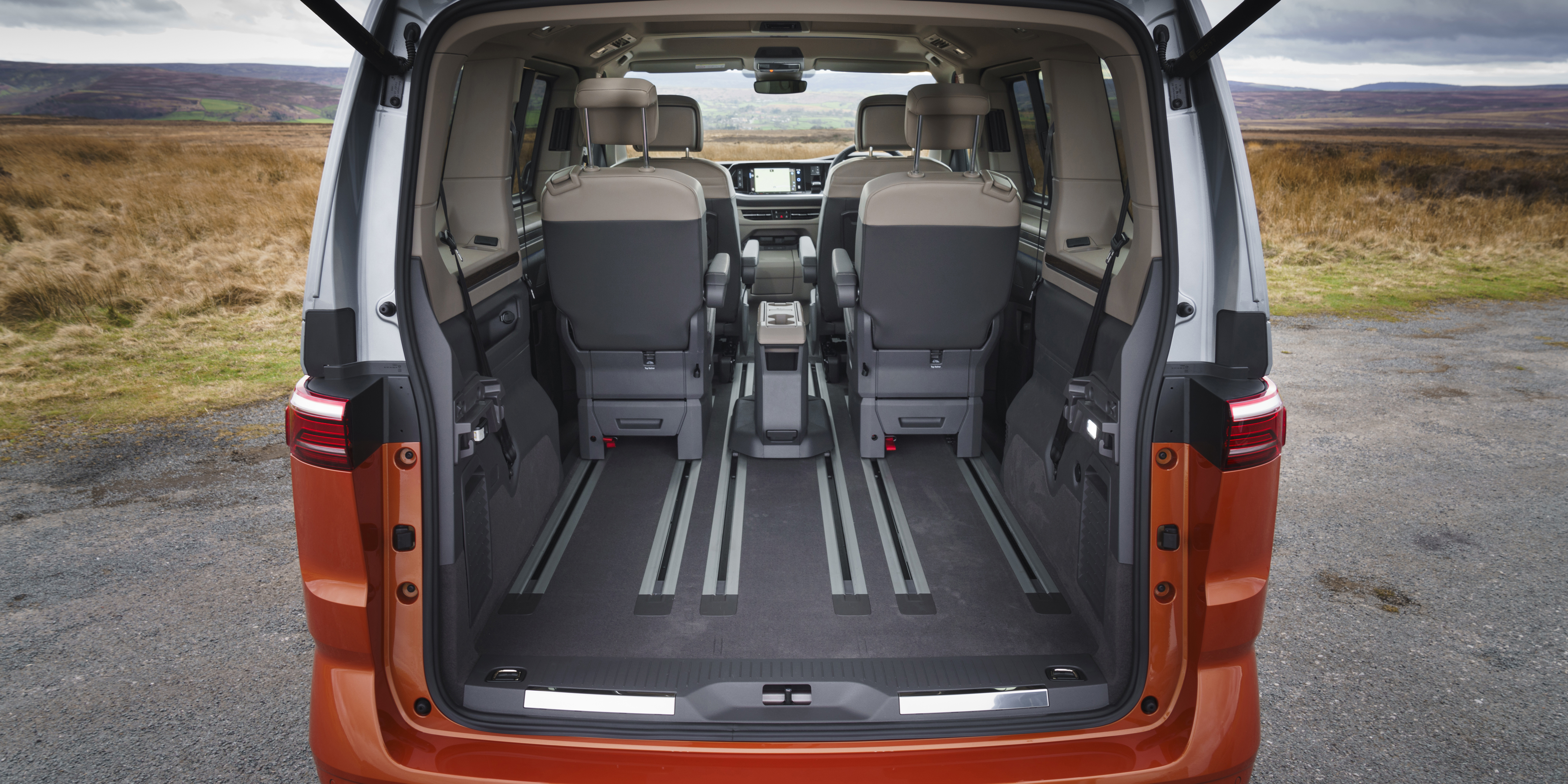 Volkswagen Multivan Review 2023 | Performance & Pricing | carwow