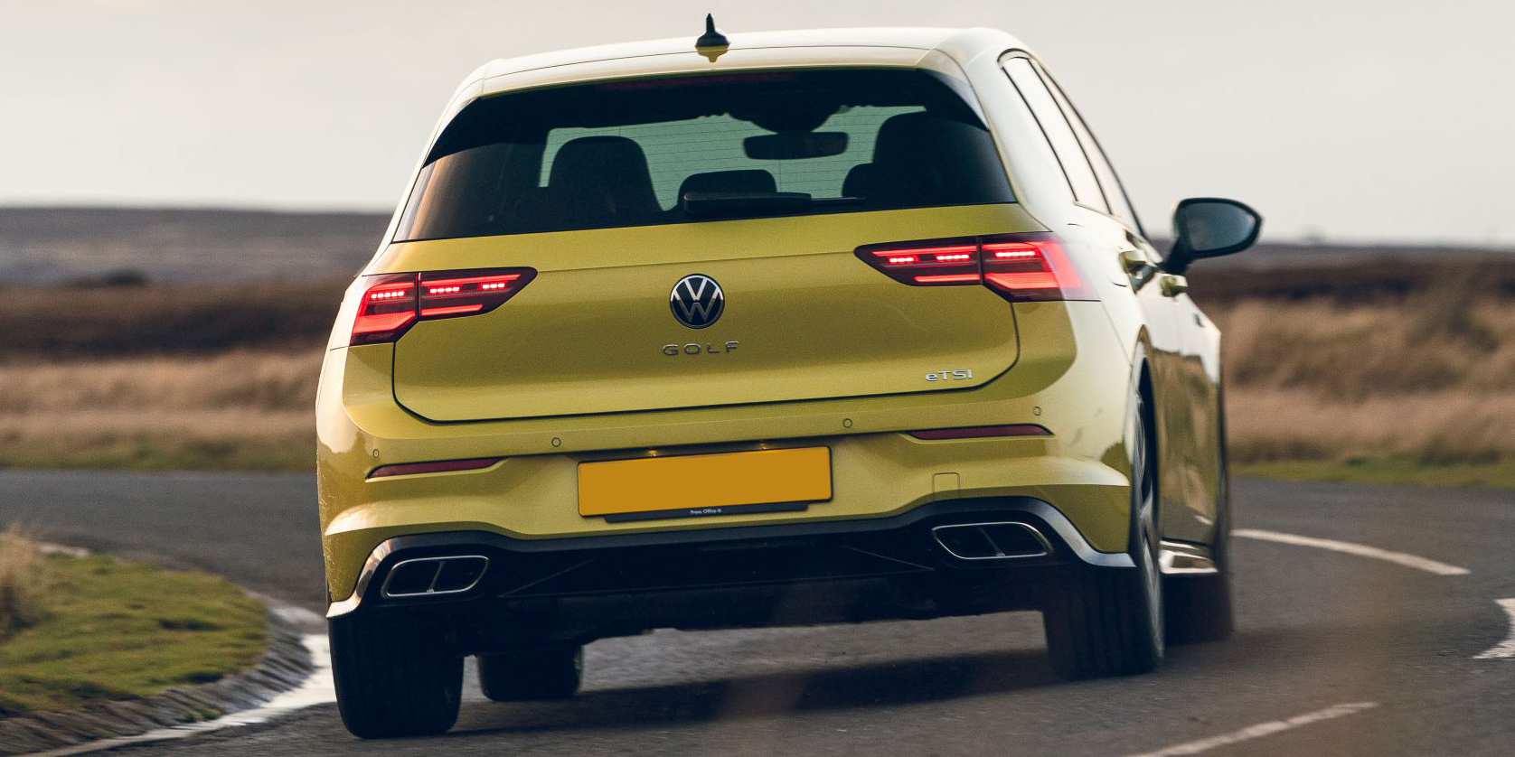 Volkswagen Golf Review 2023 | Performance & Pricing | carwow