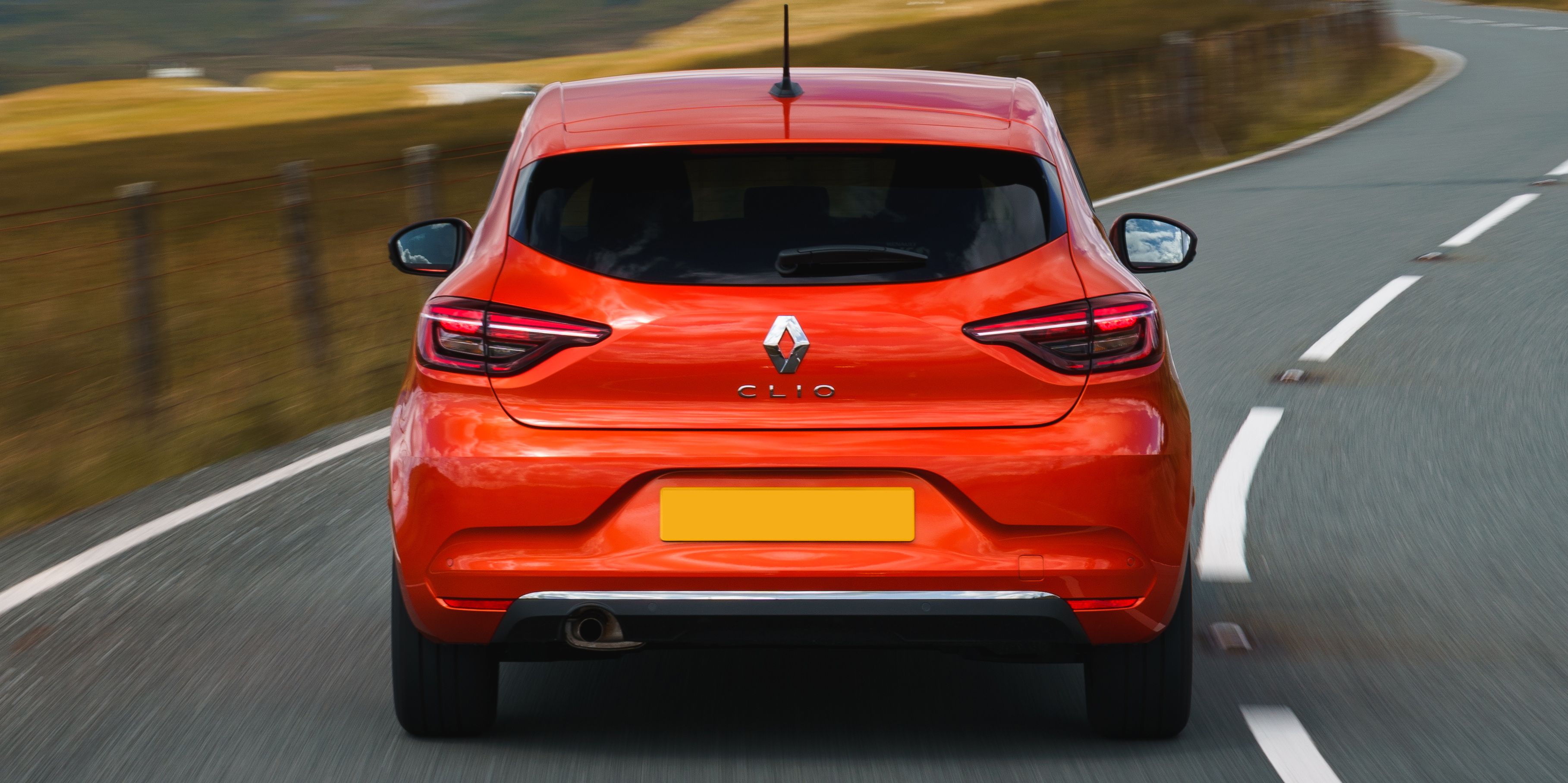 Renault Clio Review 2023 | Performance & Pricing | carwow